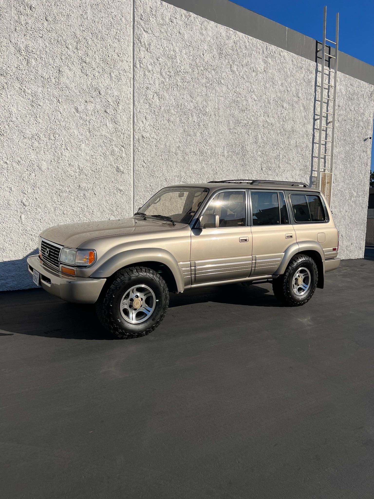 1997 LX450 for Sale in Newport Beach, CA - OfferUp