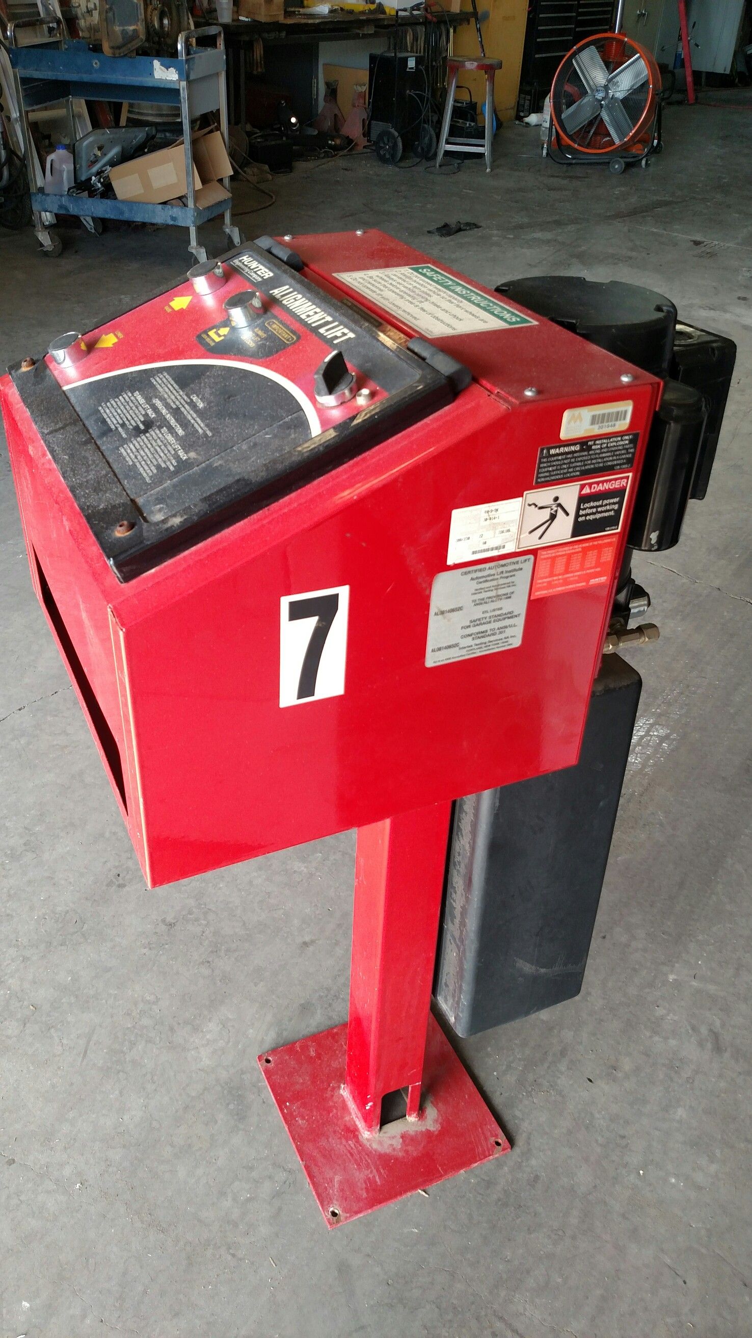 Hunter RX9 - 9,000lb Scissor Alignment Lift with 2- 4,000 Lb. Rolling ...