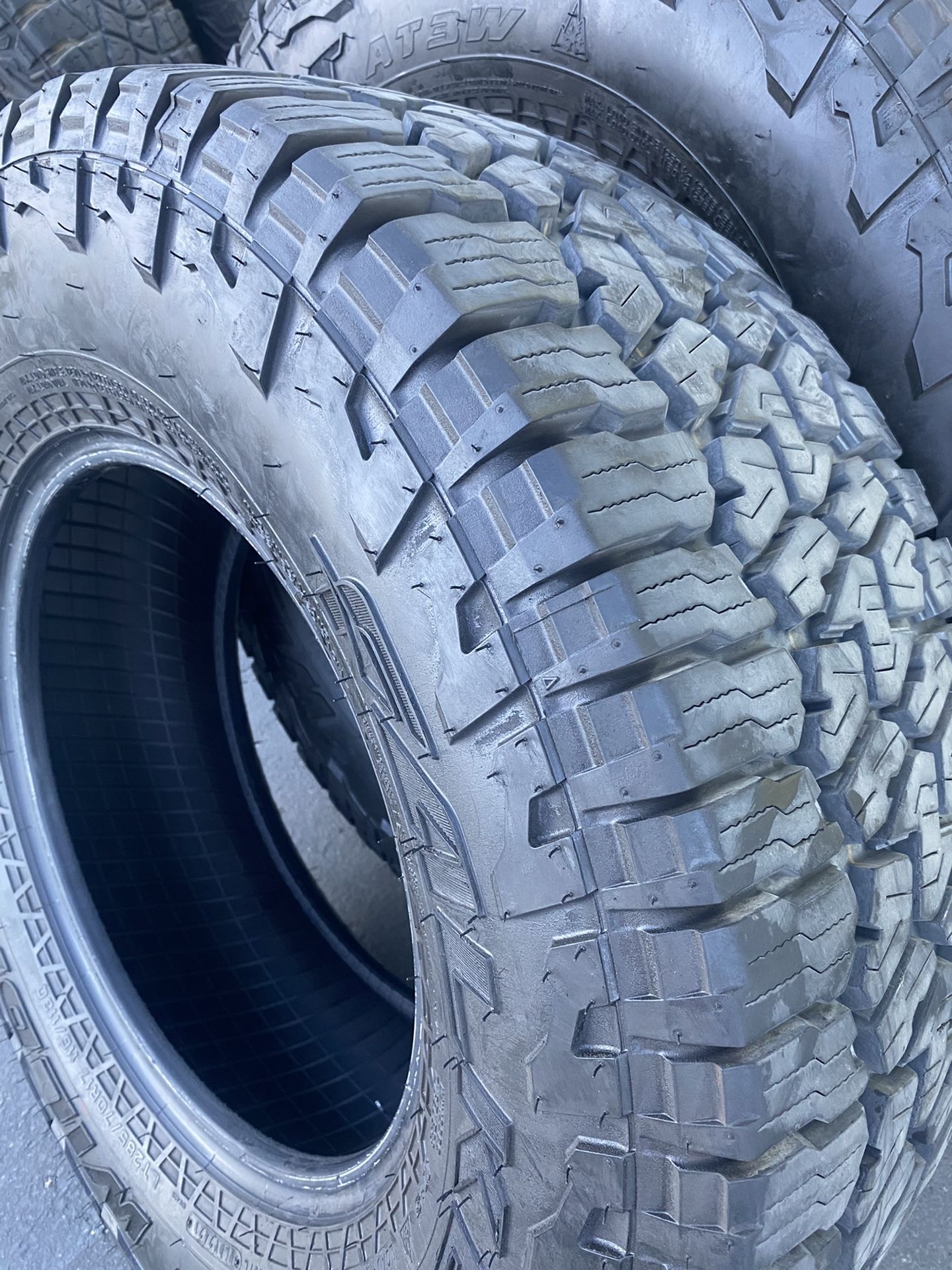 4 Falken AT3 Wildpeak 285/70/17 Like New for Sale in North Las Vegas ...