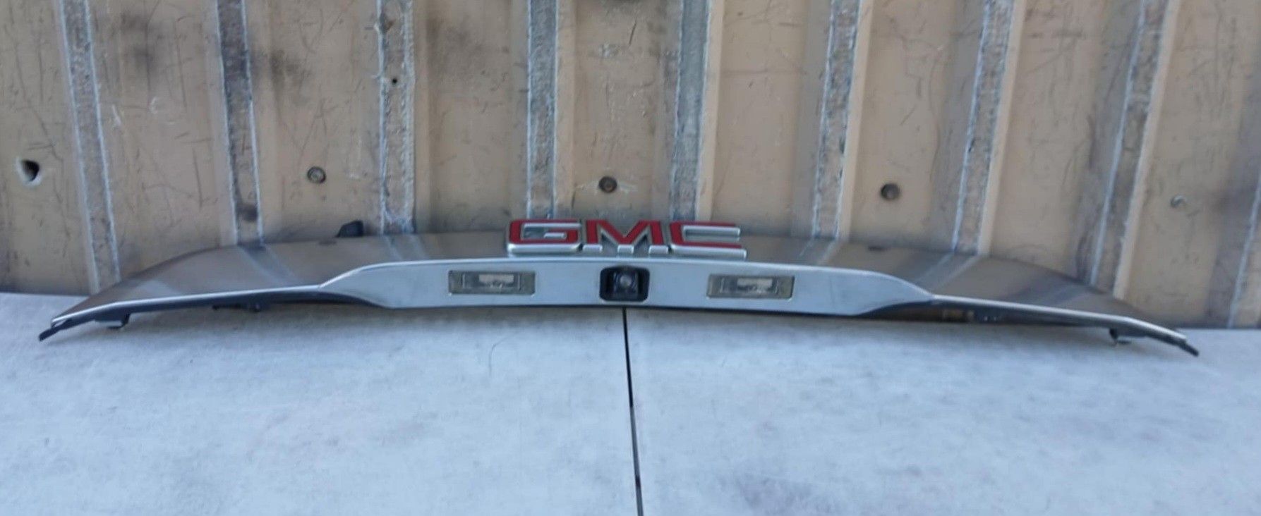 2017-2019 GMC Acadia Rear Liftgate Chrome Trim W/Camera OEM for Sale in ...