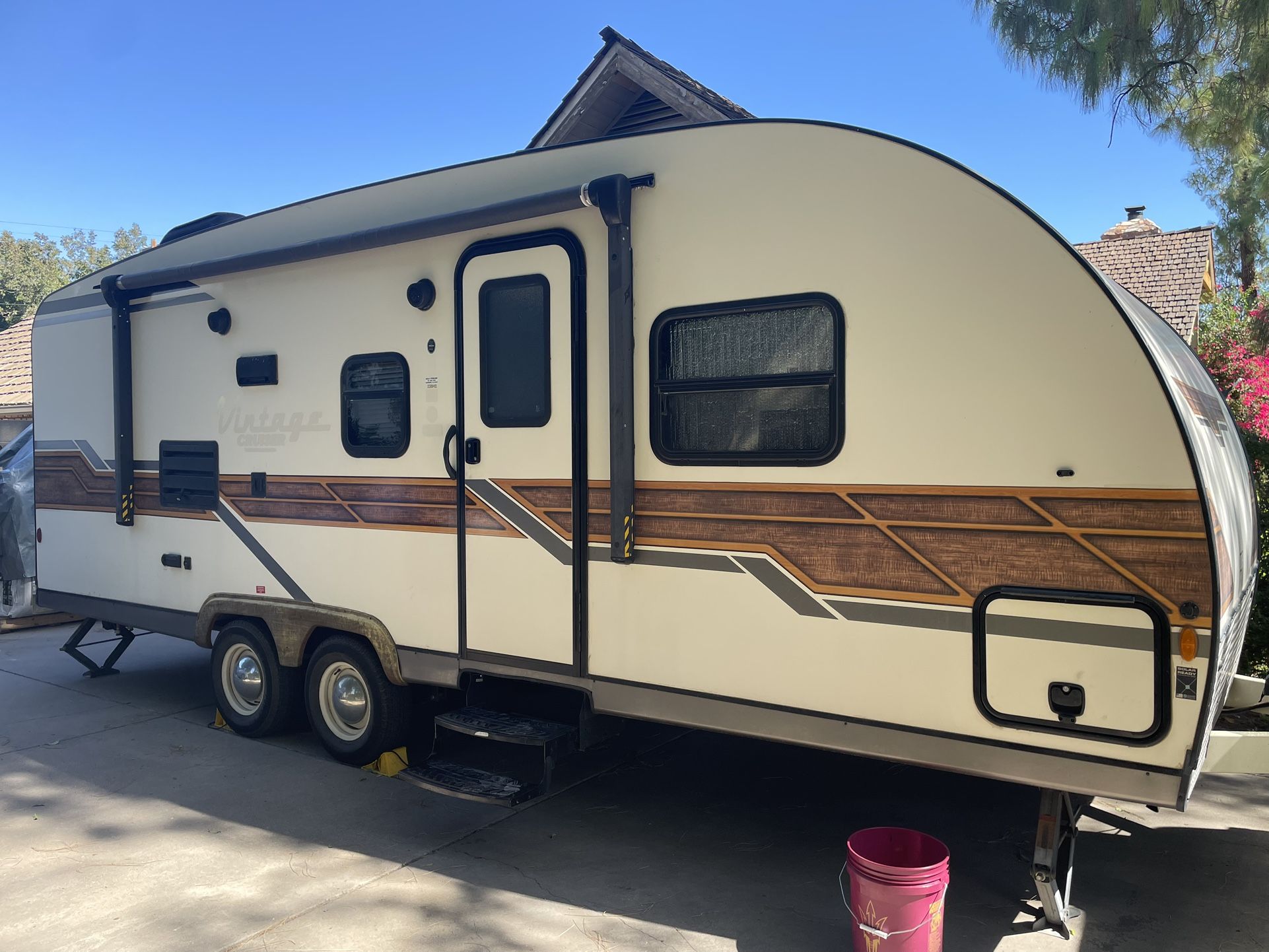 2018 Gulfstream Vintage Cruiser 23BHS for Sale in Mesa, AZ - OfferUp