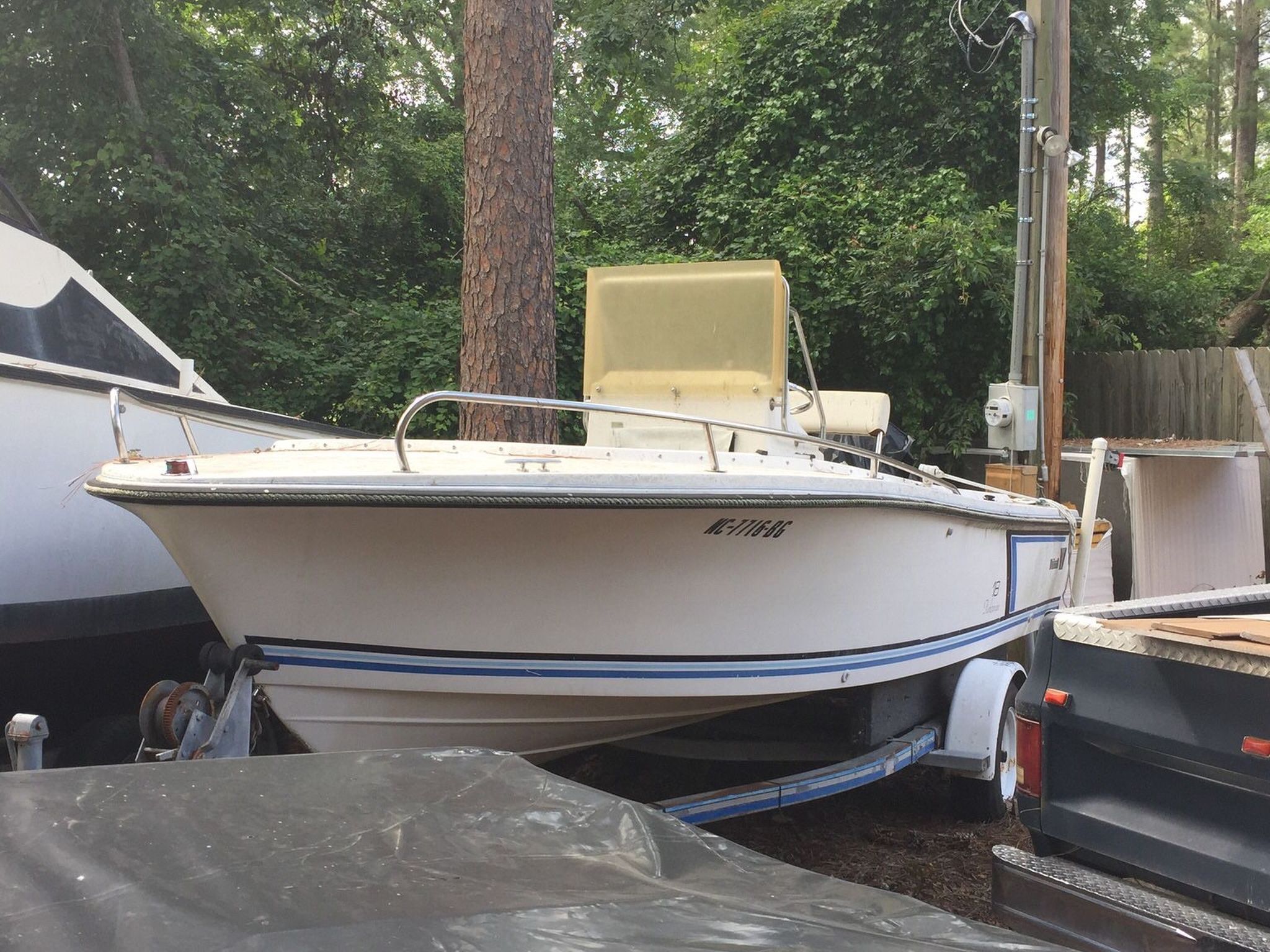 18 foot Wellcraft center console for Sale in Fayetteville, NC - OfferUp
