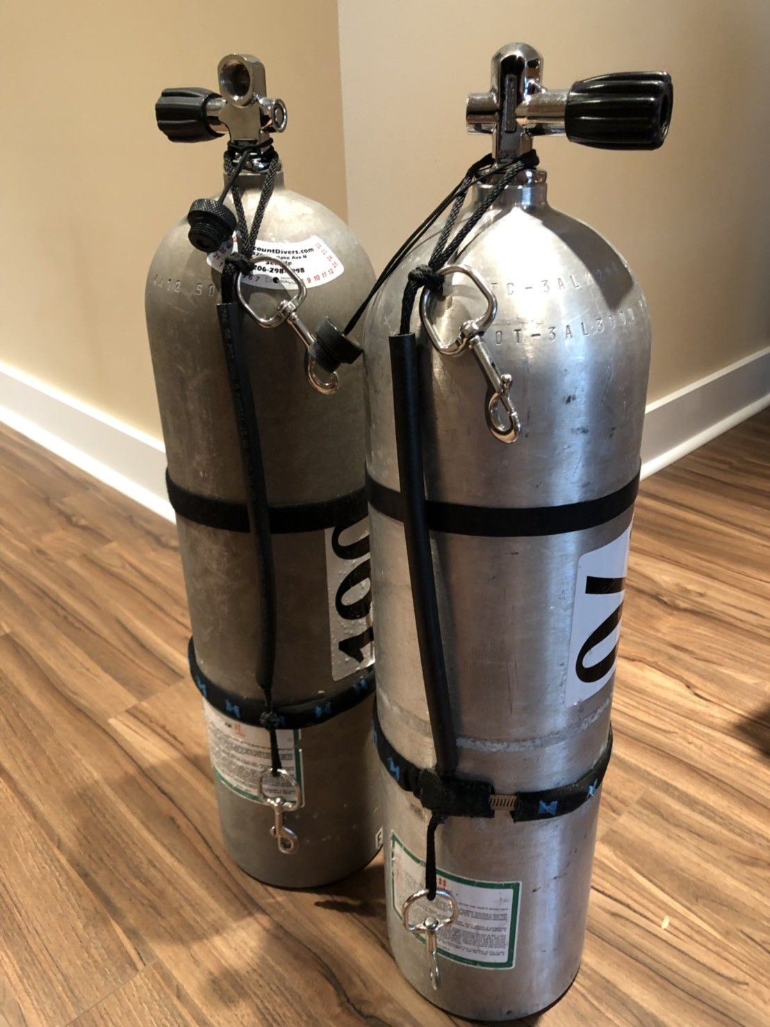 Two Aluminum 80 cu ft Scuba Tanks for Sale in Tacoma, WA - OfferUp