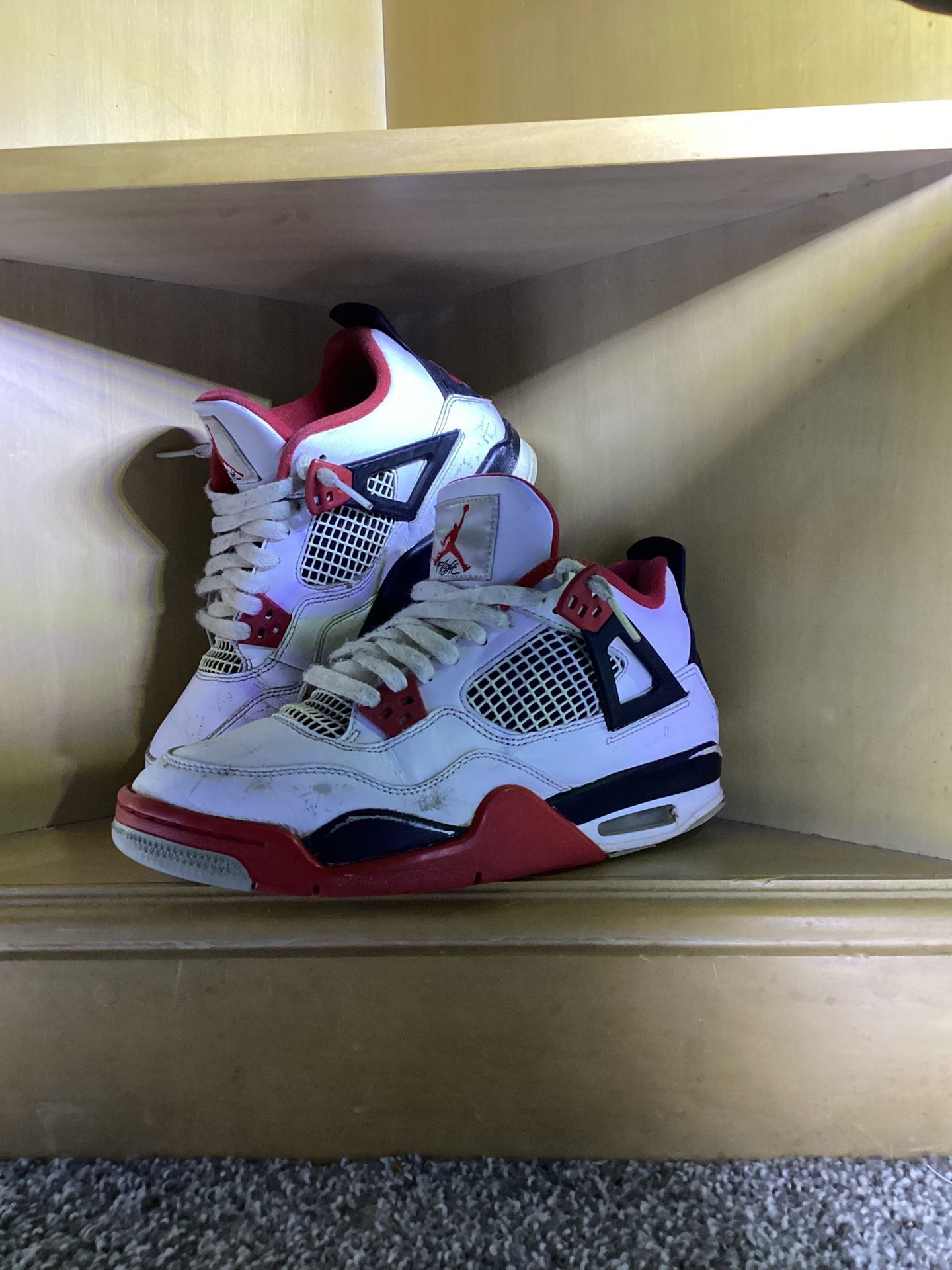 Jordan 4 Fire Red SIZE 7 for Sale in Snellville, GA - OfferUp