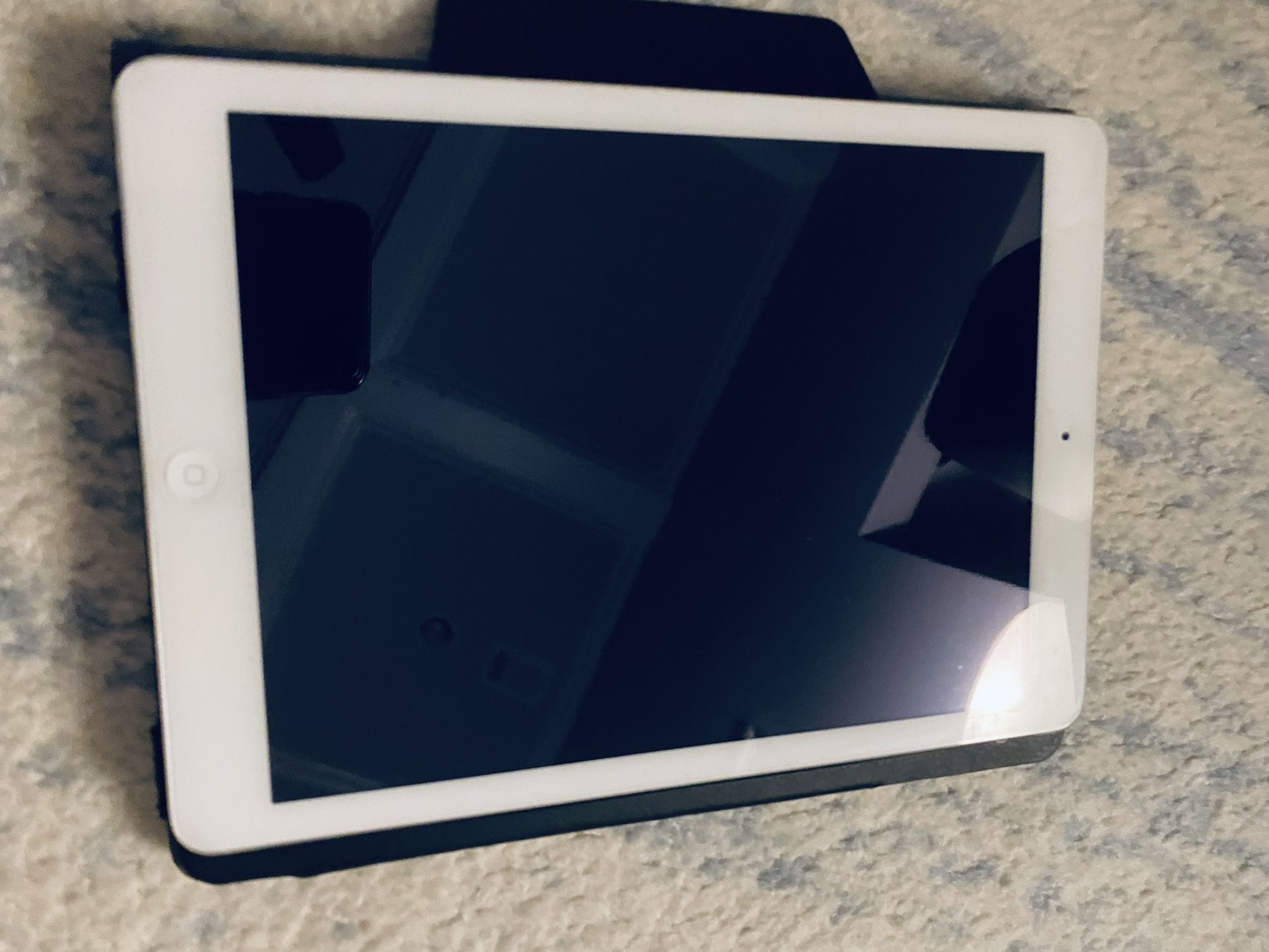 iPad Air 1 Lightly Used for Sale in Warner Robins, GA - OfferUp