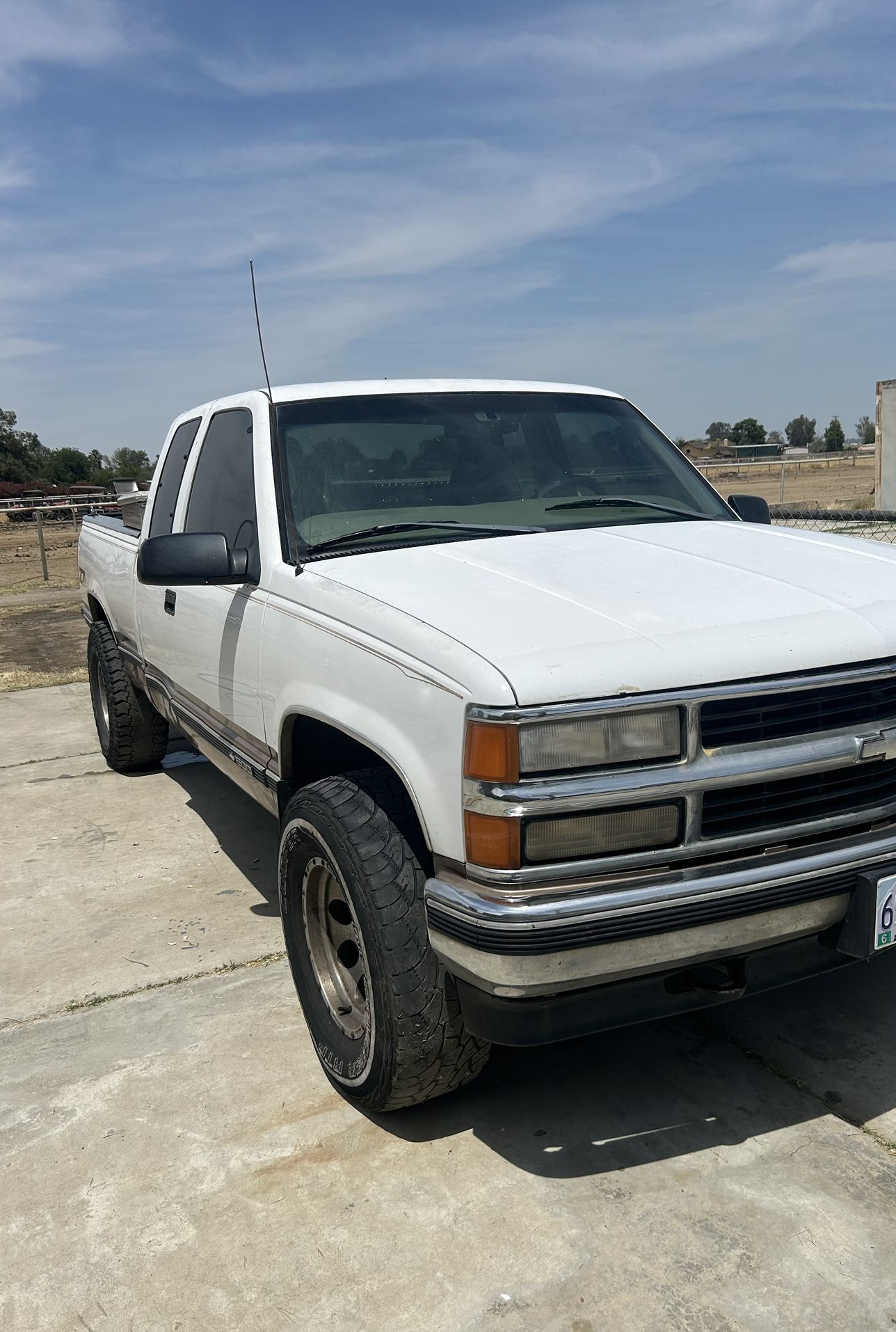 1998 Chevrolet 1500 for Sale in Bakersfield, CA - OfferUp