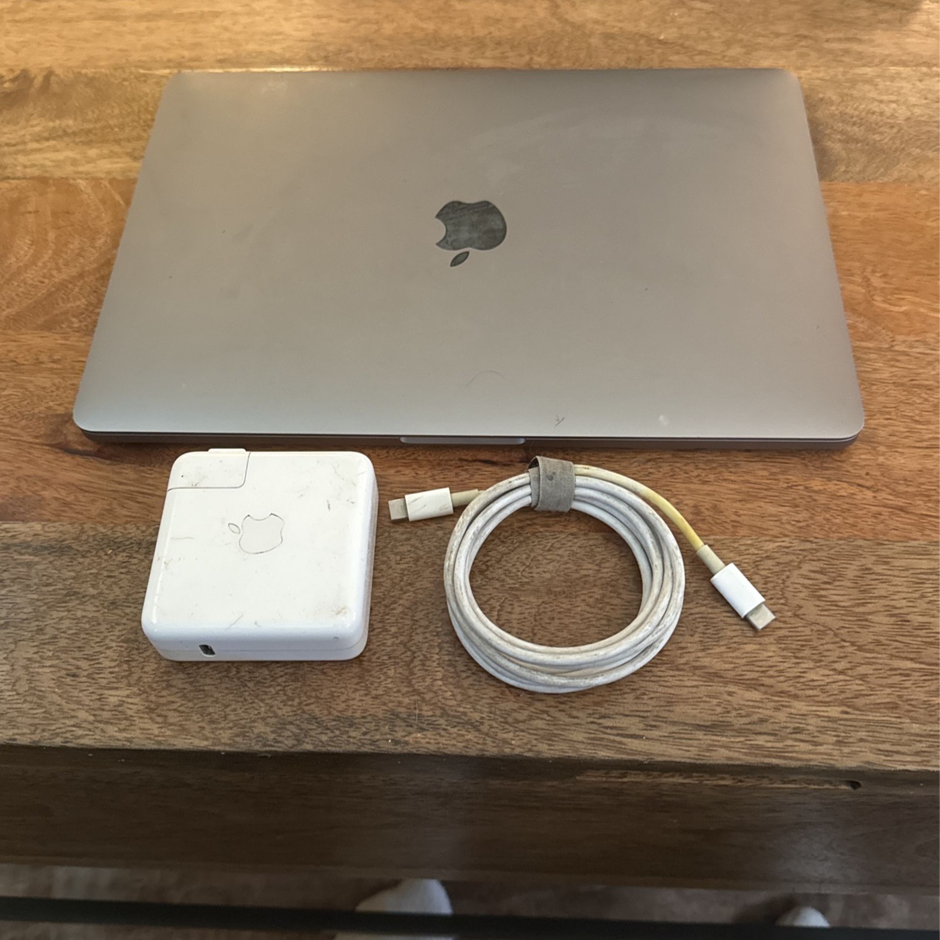 2016 MacBook Pro Touch Bar - Dead Screen for Sale in Glendale, CA - OfferUp