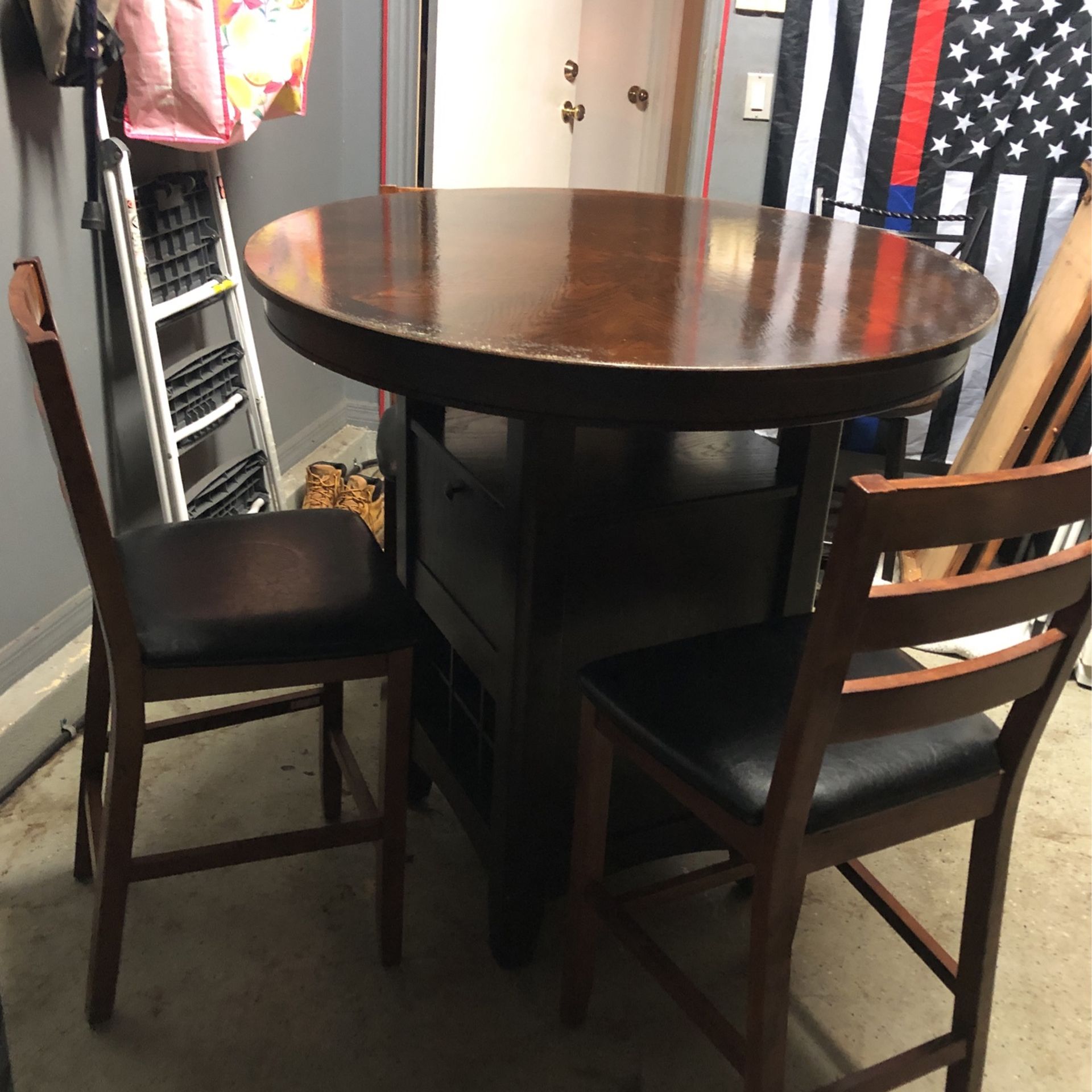 High Top Kitchen Table Round With Chairs for Sale in Palm Harbor, FL ...