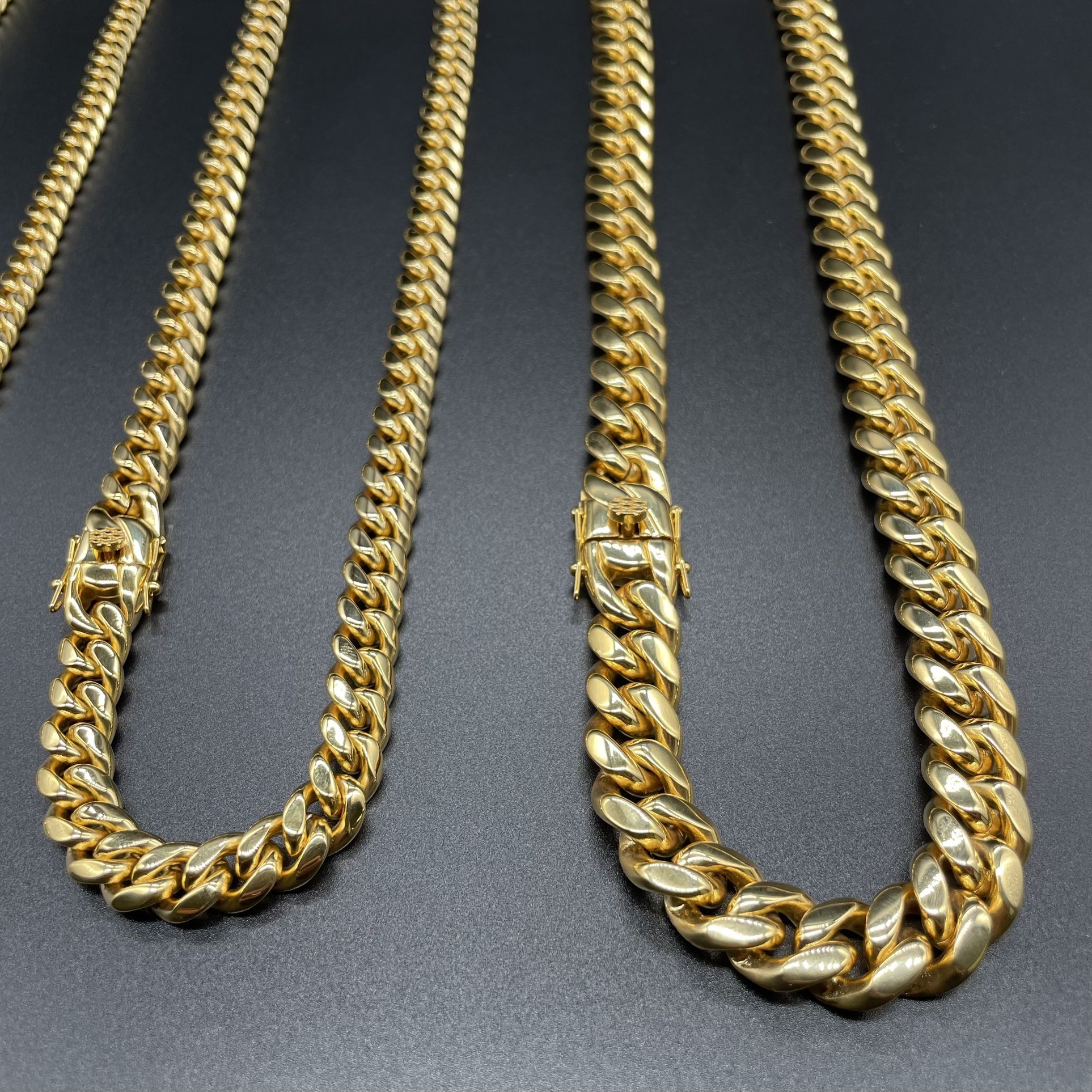 18k Gold Chain Necklace Cuban Link Miami Style for Sale in Phoenix, AZ ...