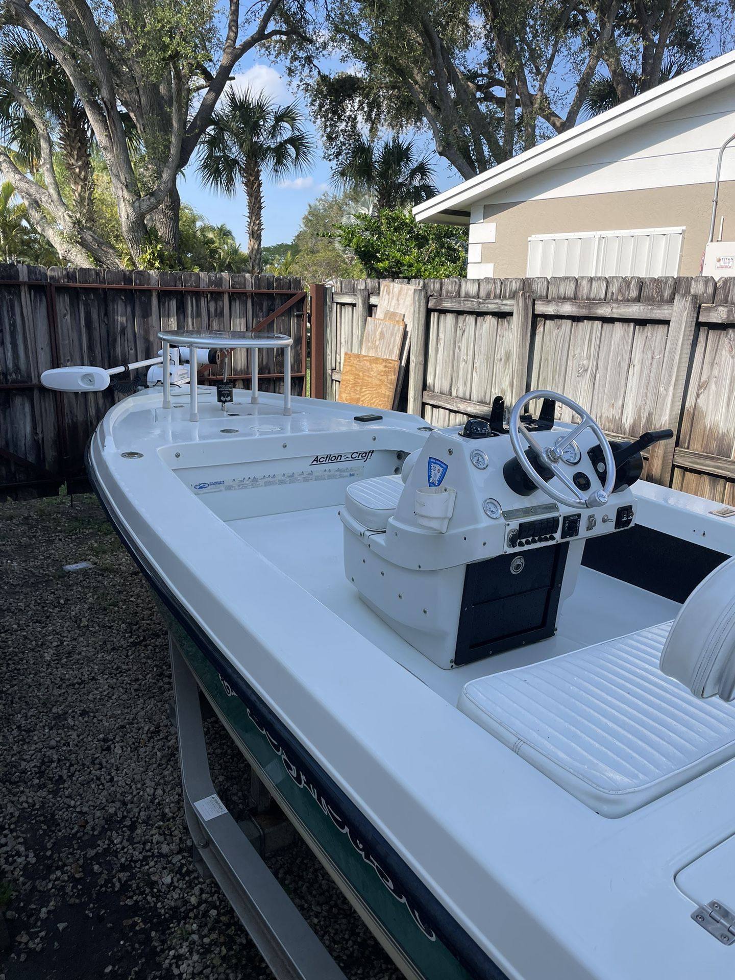 Action Craft Flatsmaster SE for Sale in Miami, FL - OfferUp