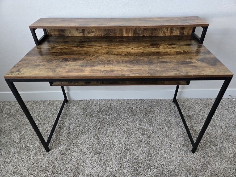 Wooden Midsize Desk for Sale in Aurora, CO - OfferUp