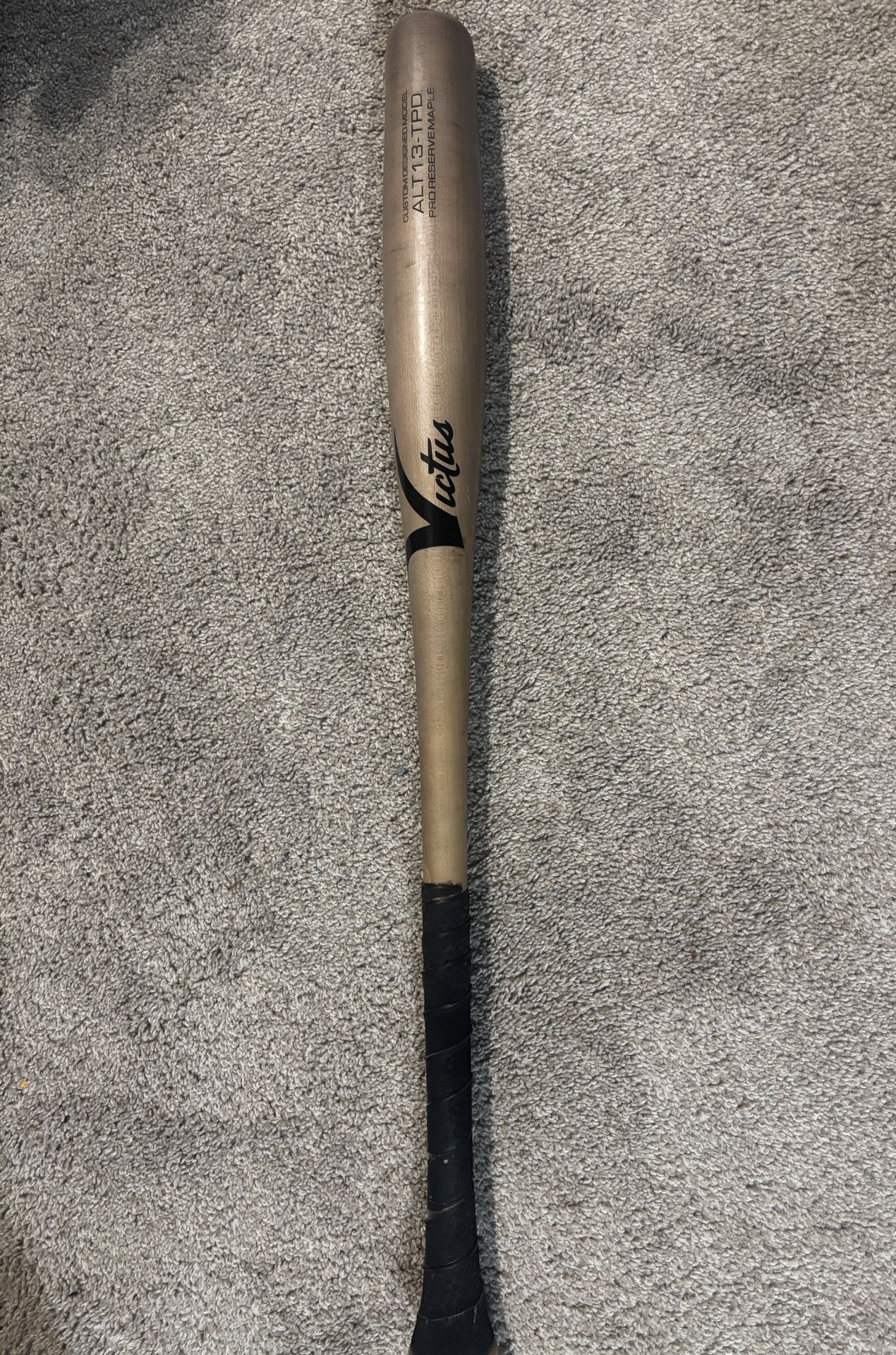 Victus Torpedo Pro Maple Wood Bat for Sale in San Diego, CA - OfferUp