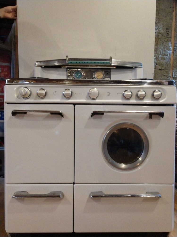 Vintage Western-Holly Gas Stove for Sale in Seattle, WA - OfferUp