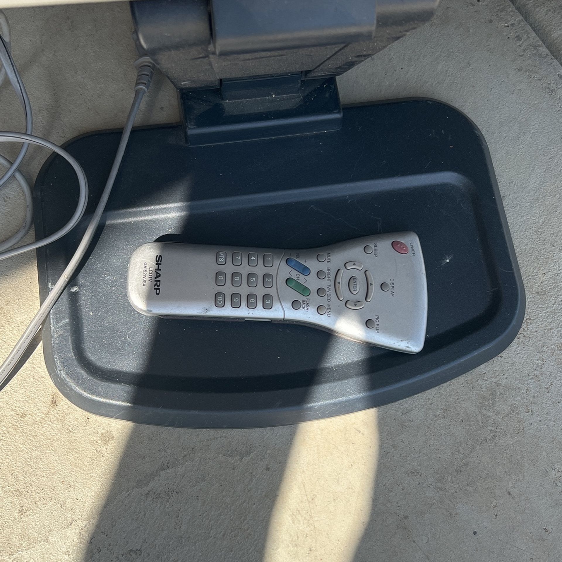 Free Sharp Aquas Tv for Sale in Menifee, CA - OfferUp