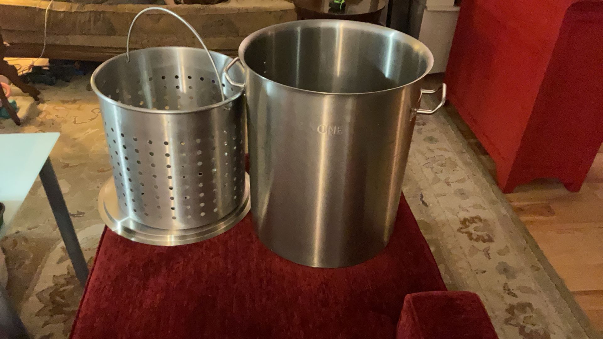 Gas One Stainless Steel Pot for Sale in Seatac, WA - OfferUp