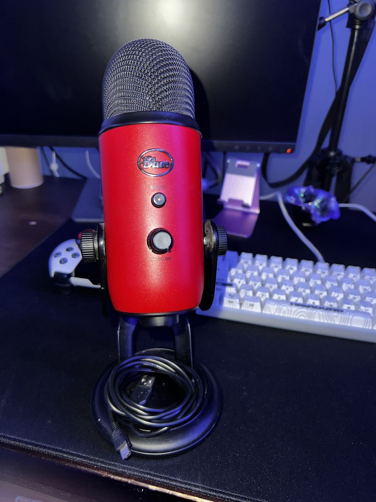 Blue Yeti USB Microphone for Sale in Culver City, CA - OfferUp