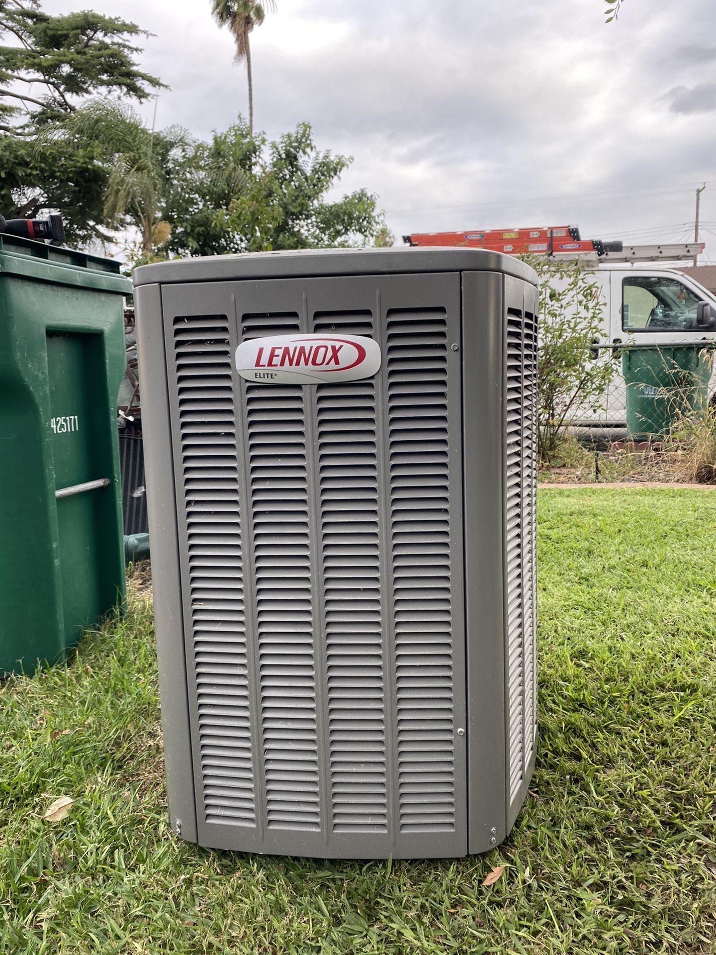 AC Lennox Condenser for Sale in Baldwin Park, CA - OfferUp