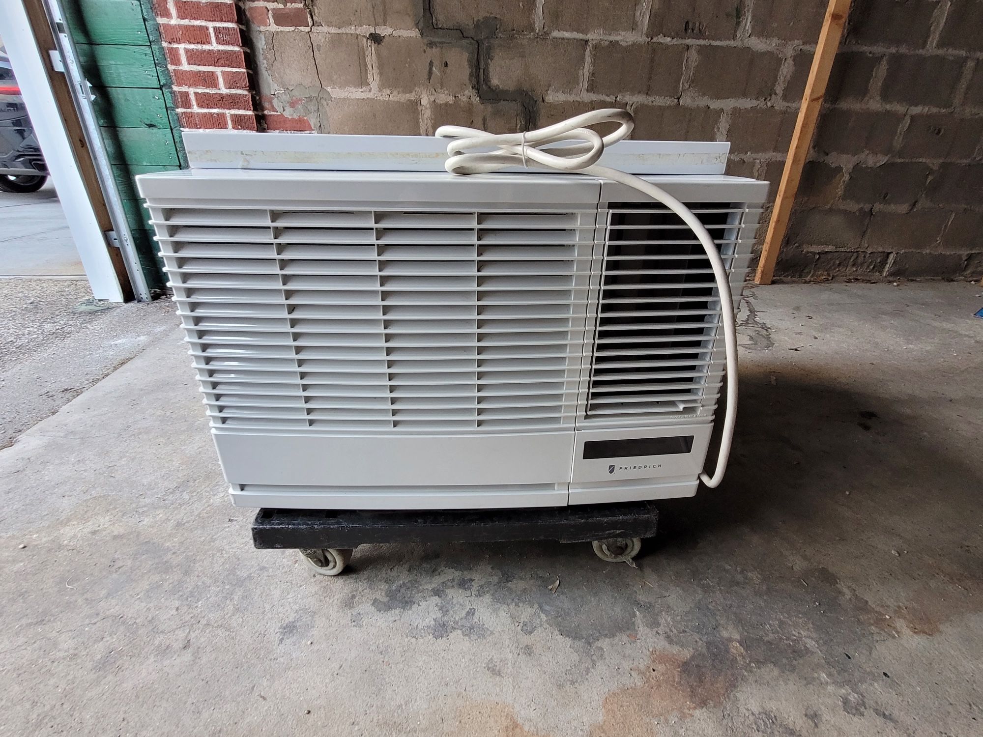 Friedrich Window AC Unit (15,500 BTU) for Sale in Queens, NY - OfferUp