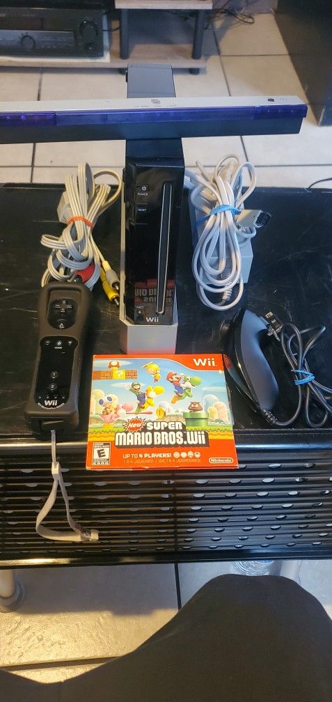 Nintendo Wii Complete Backwards Compatible for Sale in Los Angeles, CA ...