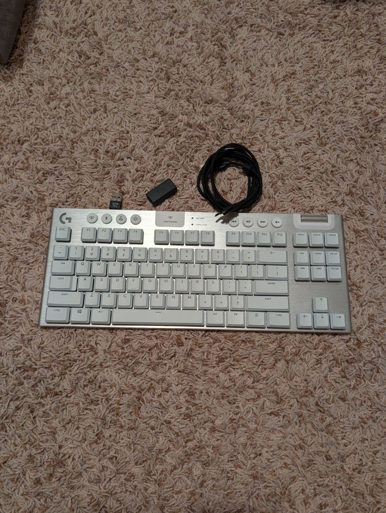 Logitech G915 TKL Lightspeed for Sale in San Diego, CA - OfferUp