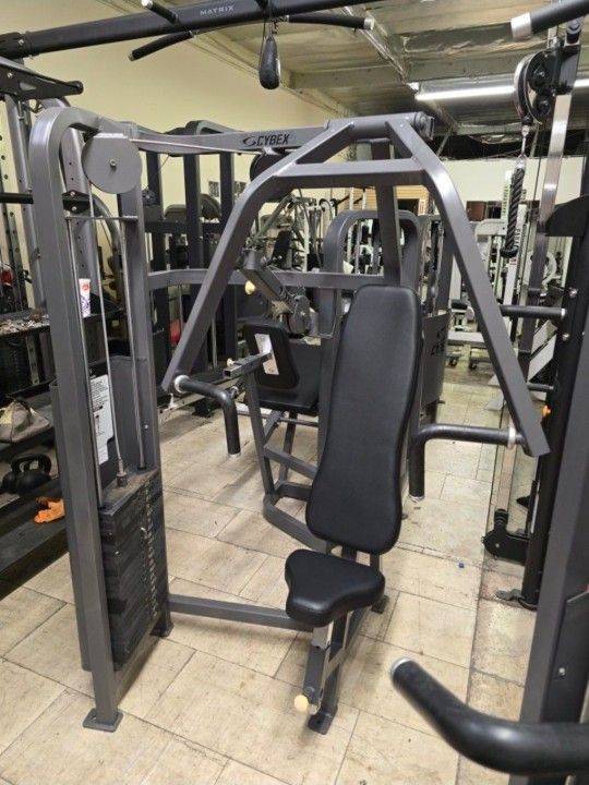 Cybex VR Chest Press gym equipment exercise weight workout fitness ...