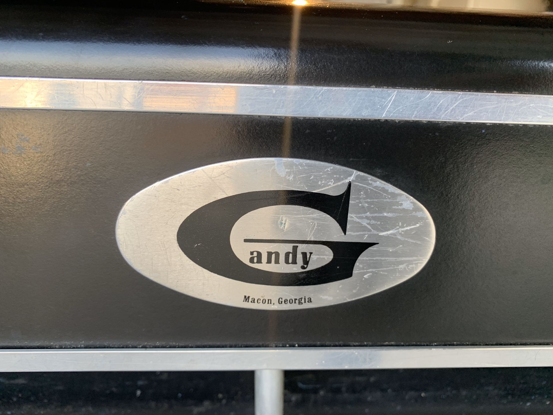 Gandy Pool table for Sale in Los Angeles, CA - OfferUp