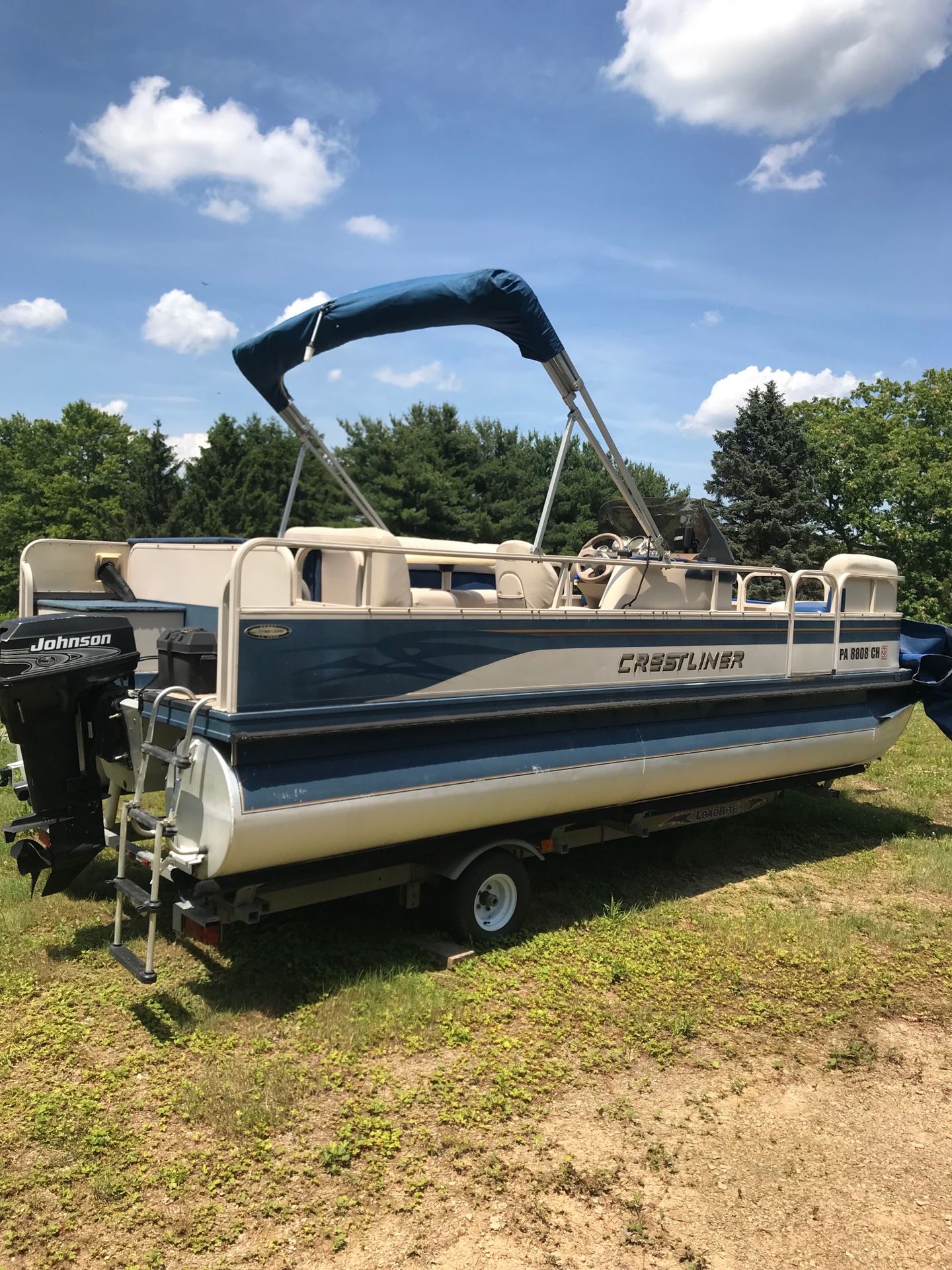 2002 Crestliner sport 20 foot pontoon boy with 50 hp Johnson outboard ...