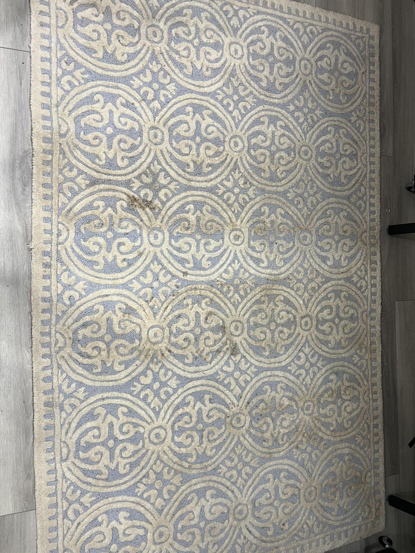 Free Area Rug. 5x7. for Sale in Edmonds, WA - OfferUp