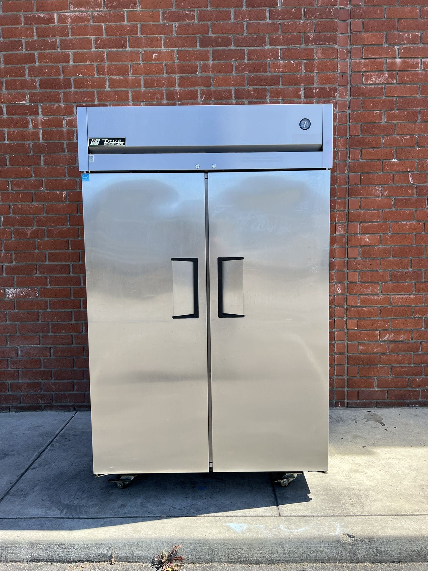True Commercial Restaurant Refrigerator TG2R-2S for Sale in Fullerton ...