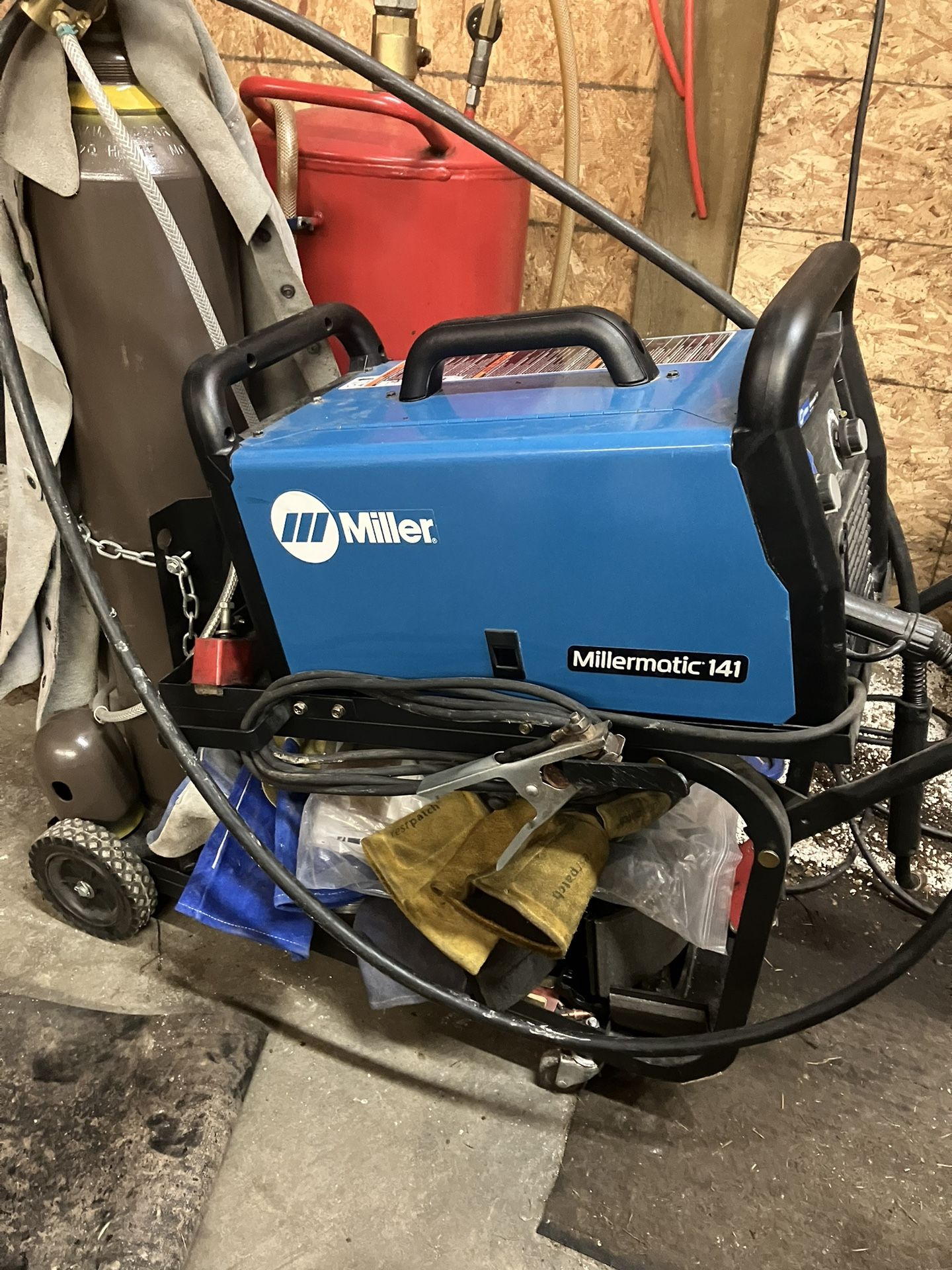 Millermatic 141 Welder for Sale in Yelm, WA - OfferUp