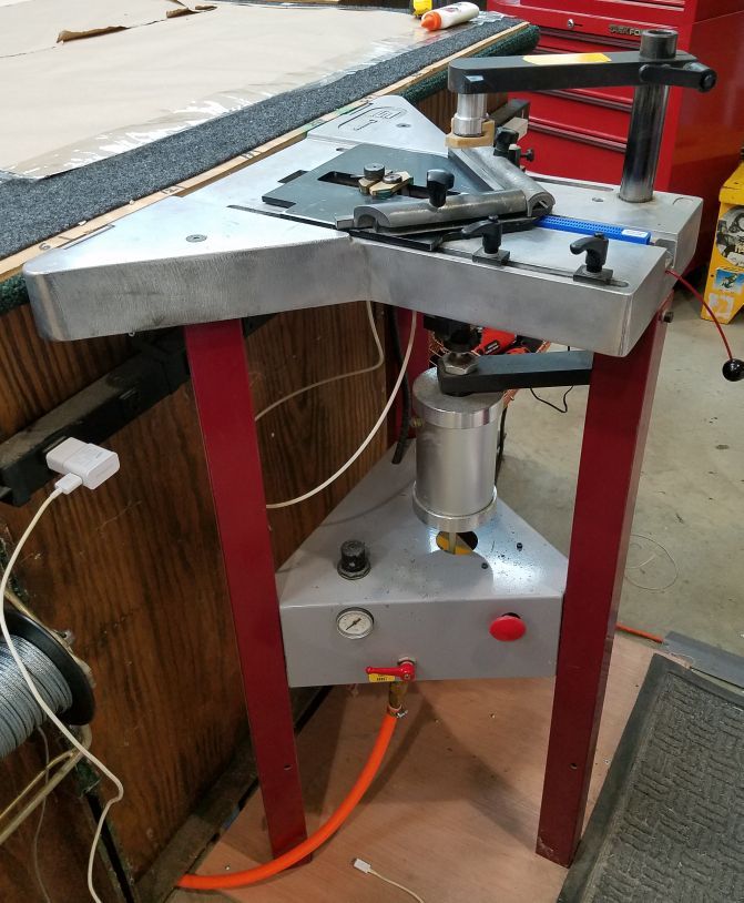 CASSESE CS 89 pneumatic underpinner for Sale in Rockwall, TX - OfferUp