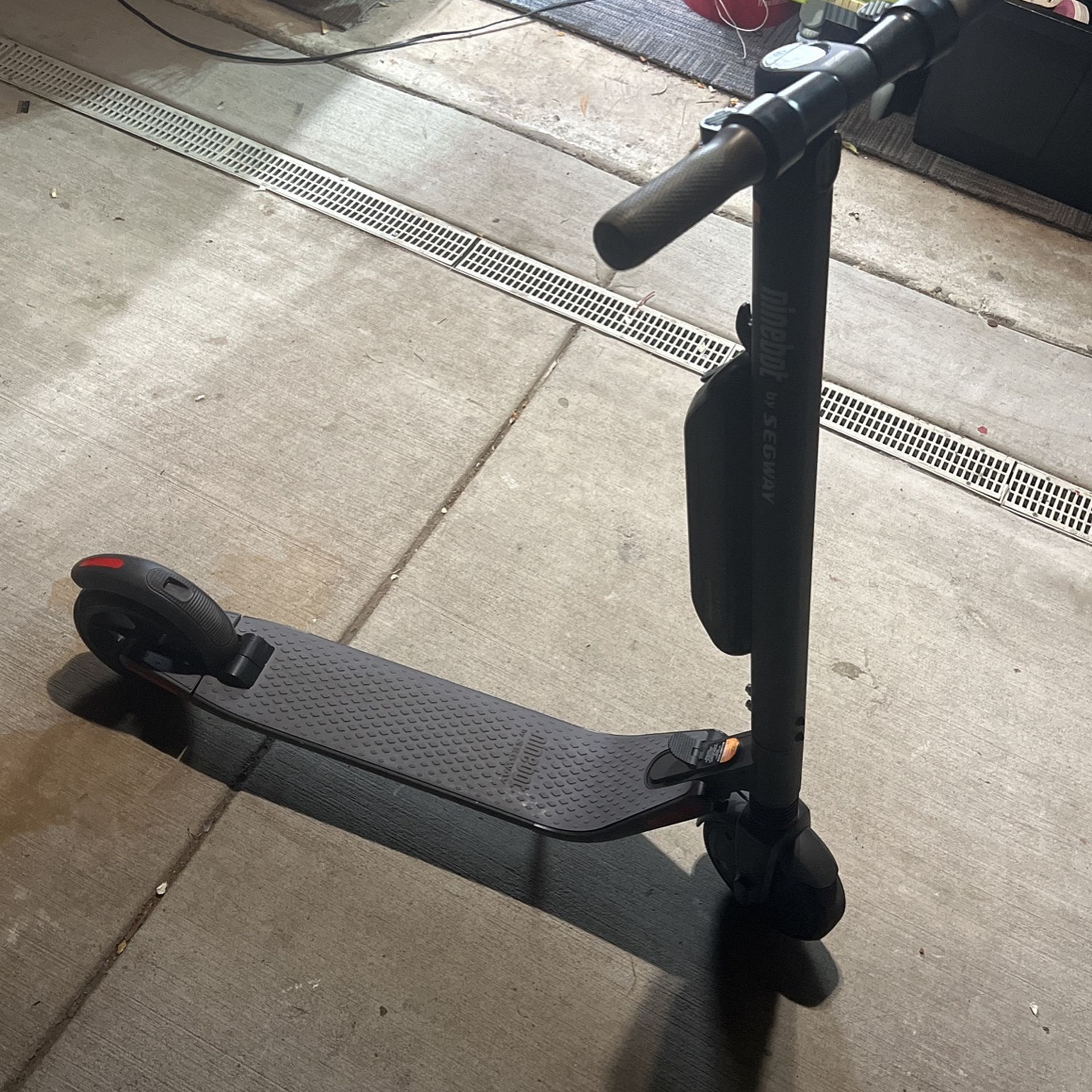 NINE-BOT -ES4- ELECTRIC SCOOTER for Sale in Hayward, CA - OfferUp