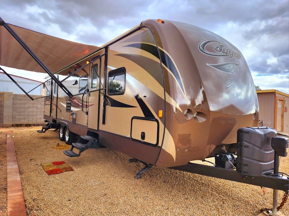 2017 KEYSTONE COUGAR 31ft BUNKHOUSE 2 SLIDE-OUTS for Sale in Peoria, AZ ...