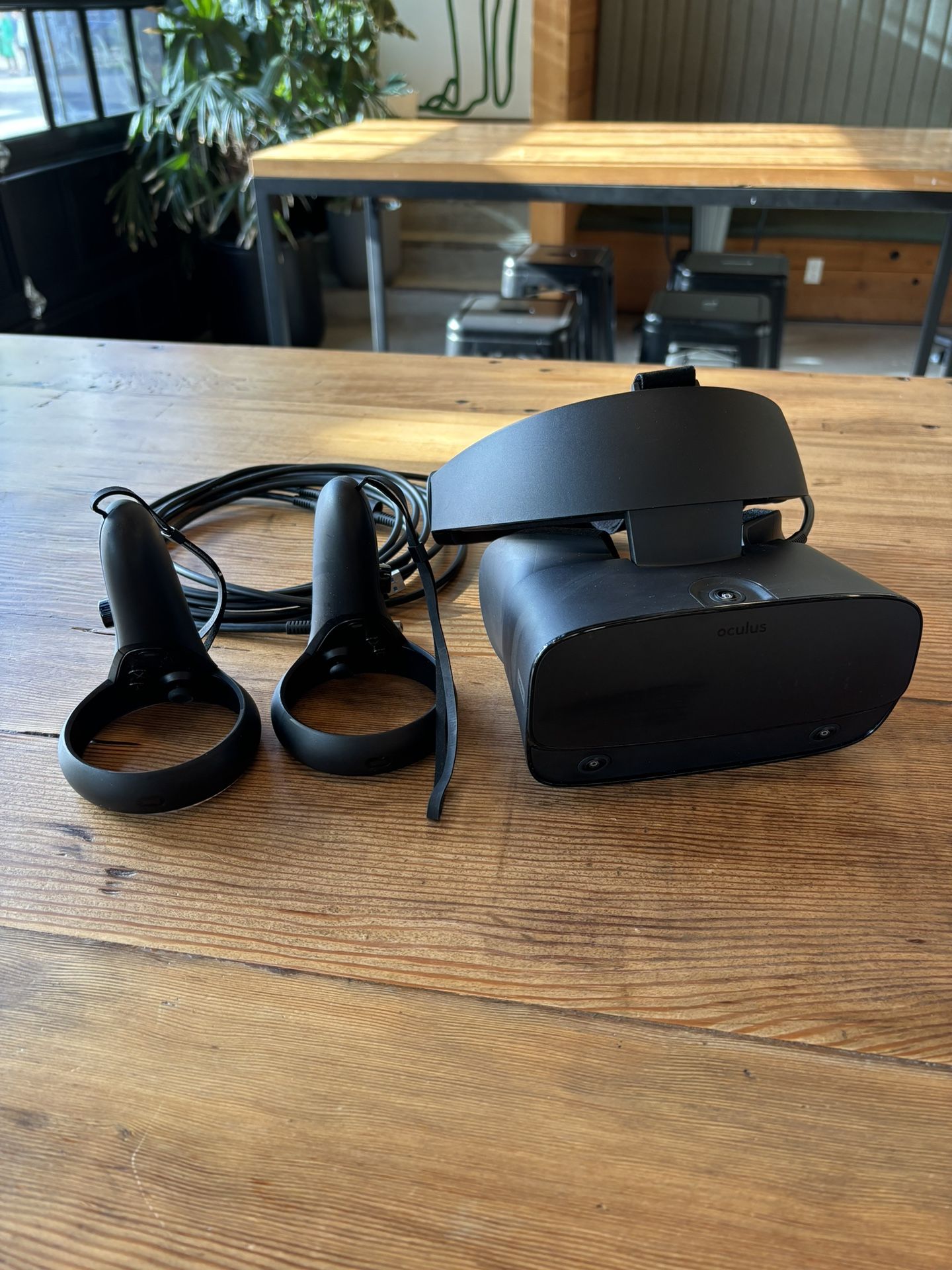 Oculus Rift S (Meta Rift S) for Sale in Portland, OR - OfferUp