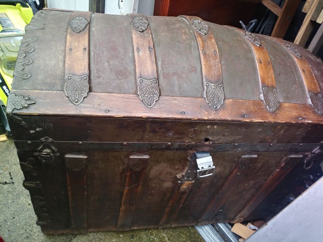 1880 camel back trunk..... Truly a remarkable antique piece to own for ...