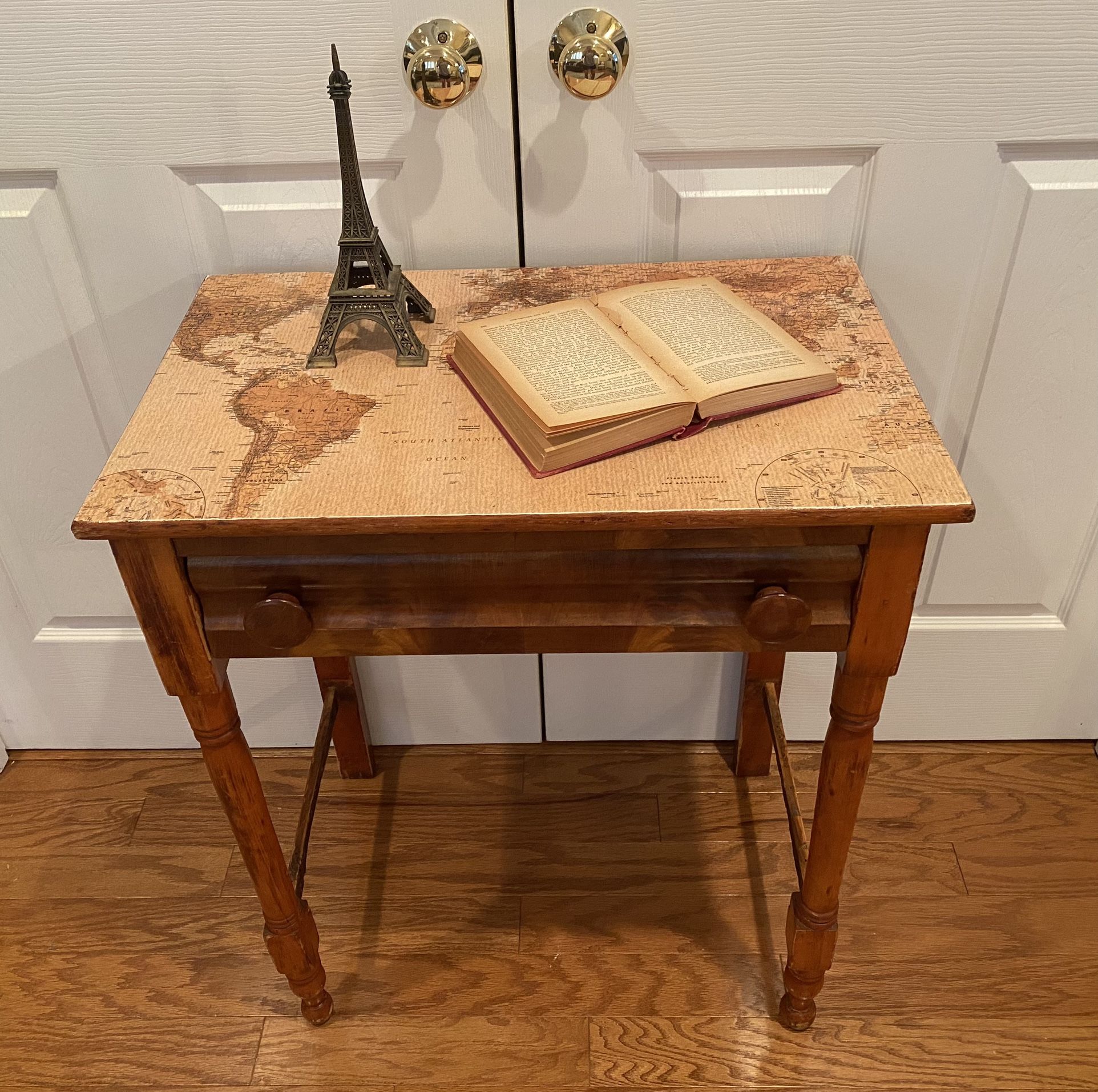 Beautiful Antique Desk/table for Sale in Charlottesville, VA - OfferUp