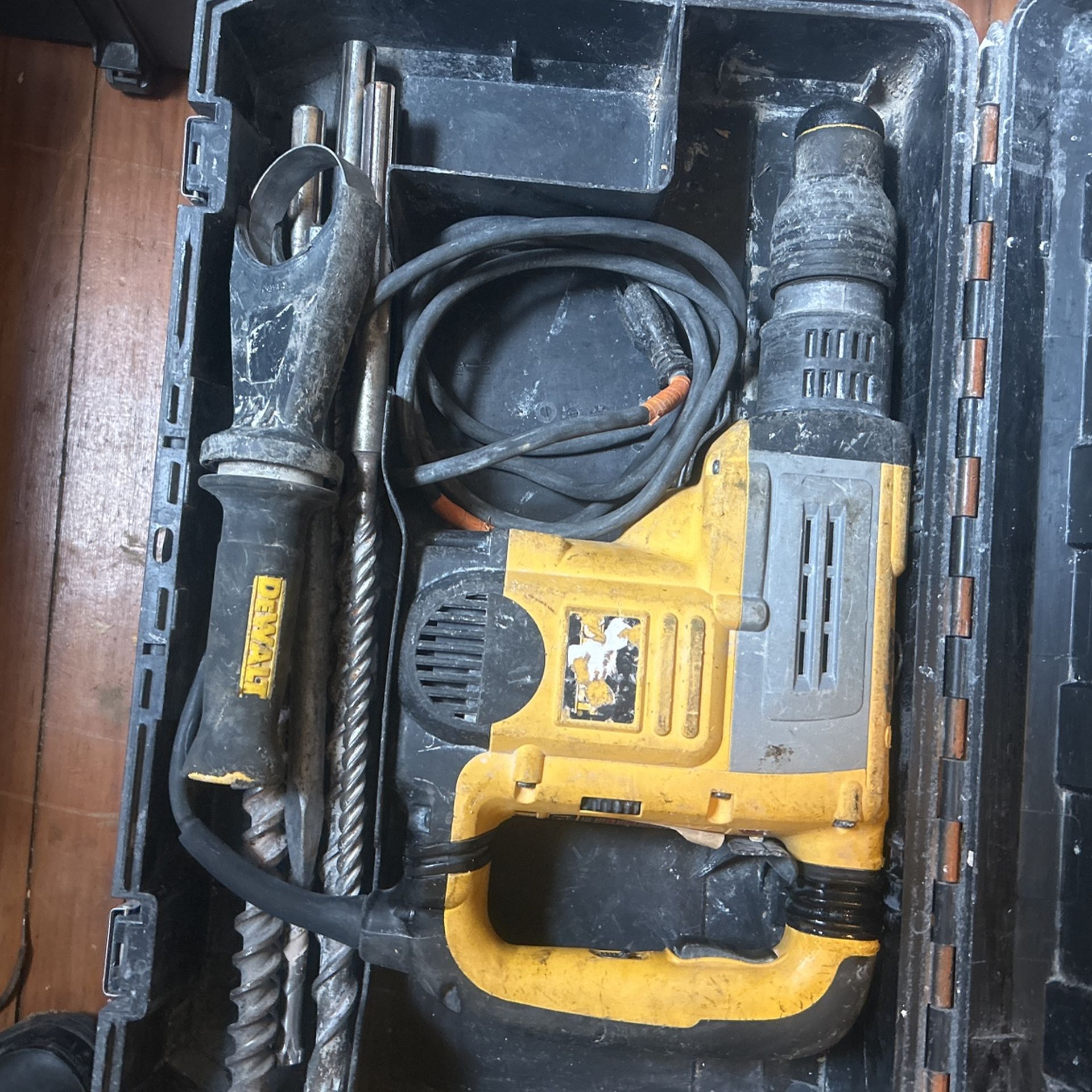 Dewalt Chipping Gun for Sale in Kirklyn, PA - OfferUp