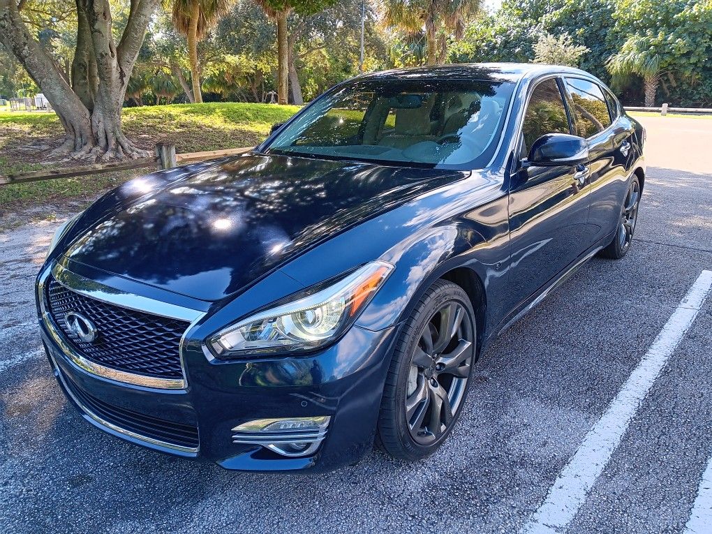 2016 Infiniti Q70 for Sale in Haverhill, FL - OfferUp