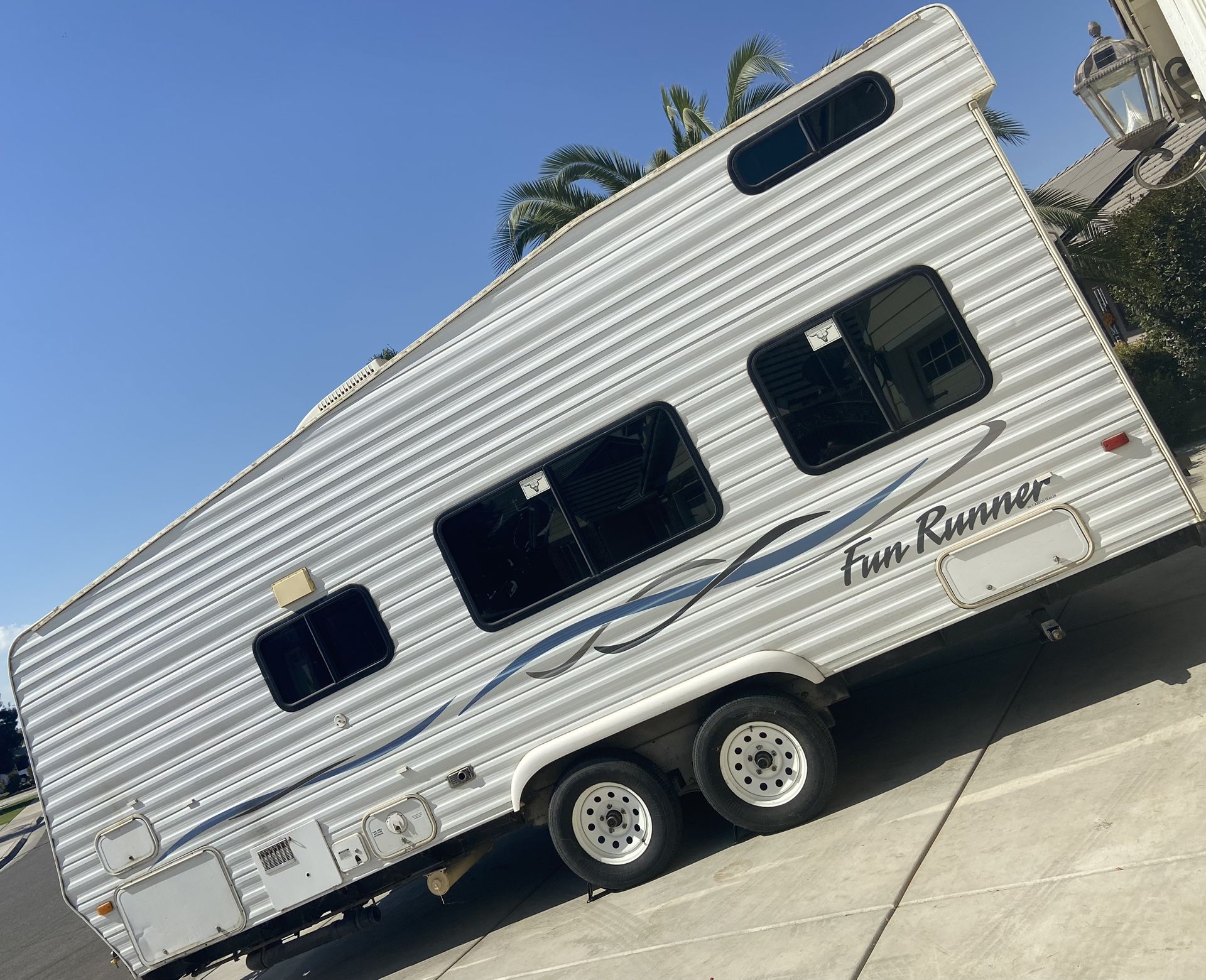2004 Carson Fun Runner for Sale in Pumpkin Center, CA - OfferUp