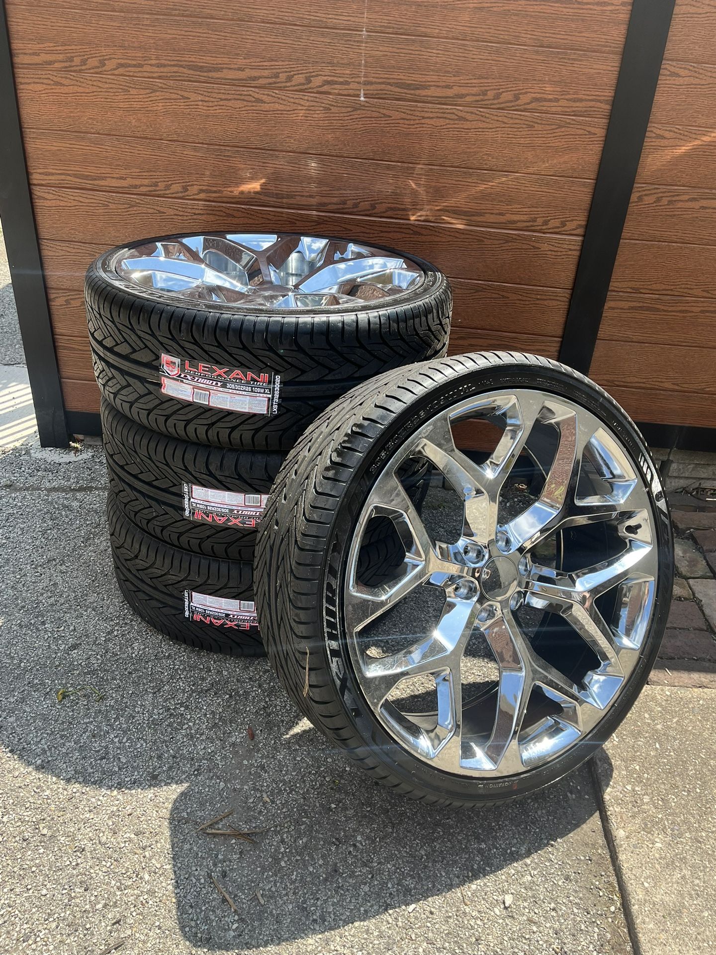 26 inch GMC REPLICAS Chrome Rims and Tires 6 lug 6x139.7 Espanol ...