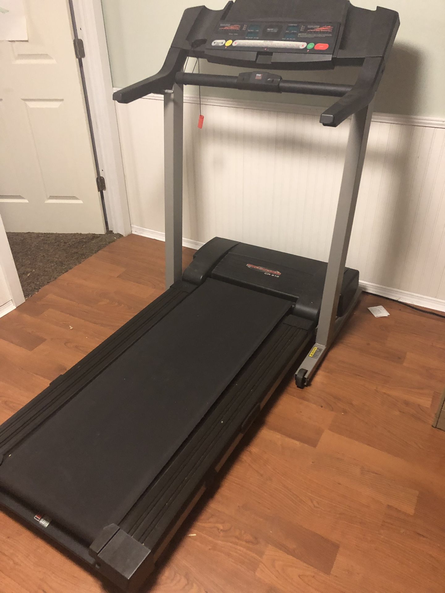 Pro-form fold up treadmill for Sale in Hawthorne, FL - OfferUp