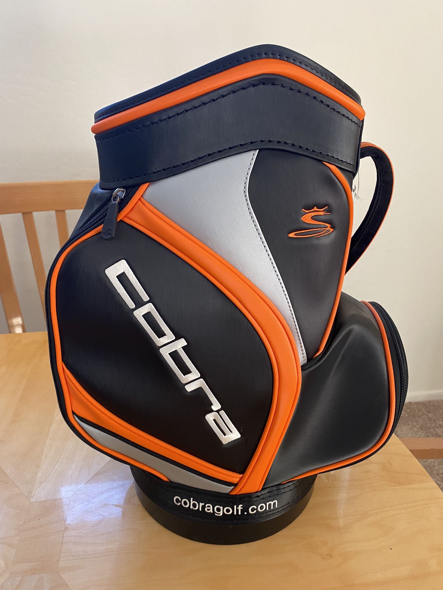 Cobra Golf Bag Den Caddy for Sale in Gilbert, AZ - OfferUp