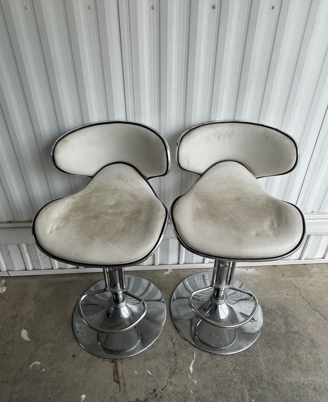 Two Bar Stool Chairs Leather for Sale in Mesa, AZ - OfferUp