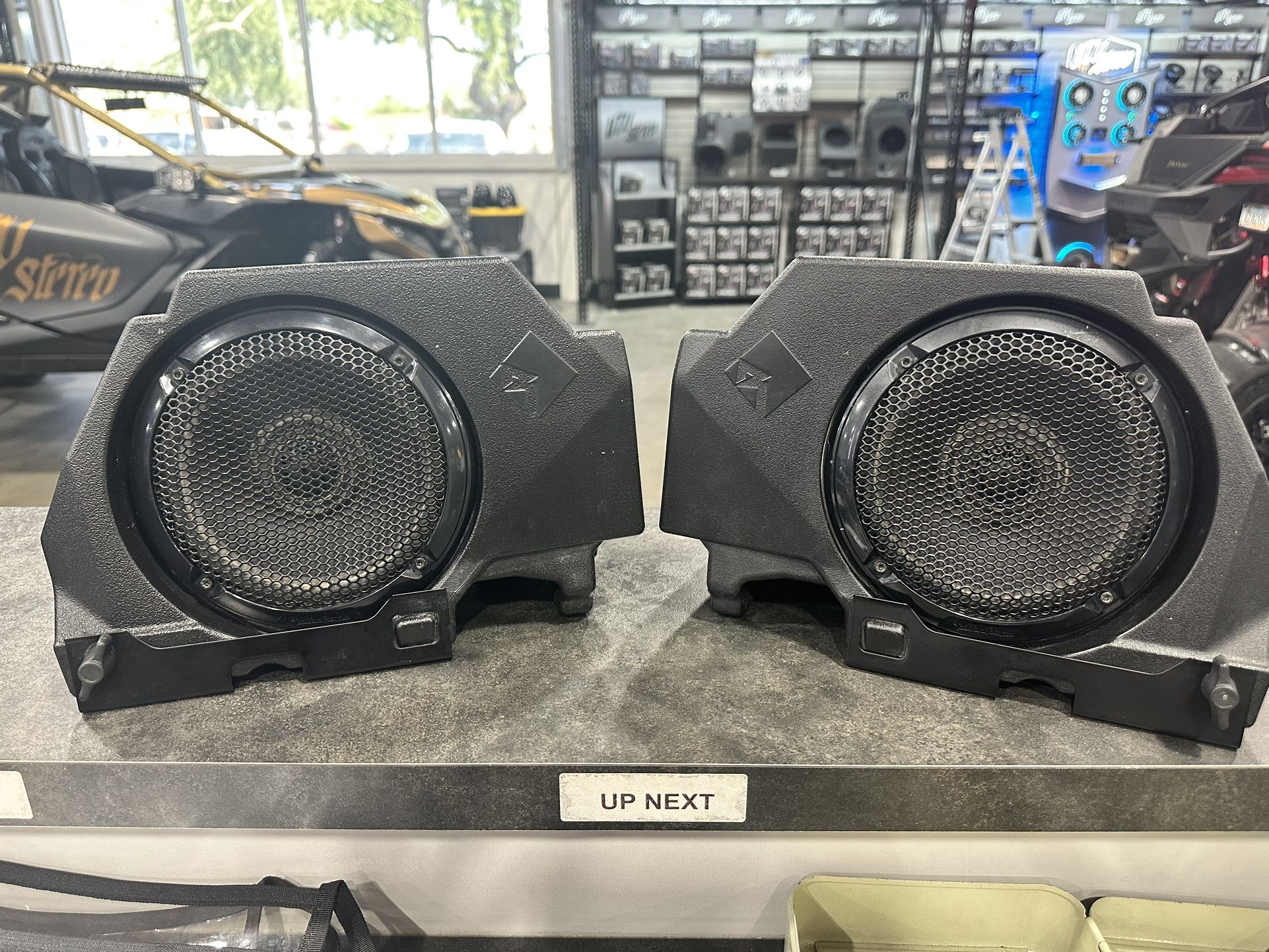 Rockford Pro R Rear Enclosure for Sale in Gilbert, AZ - OfferUp