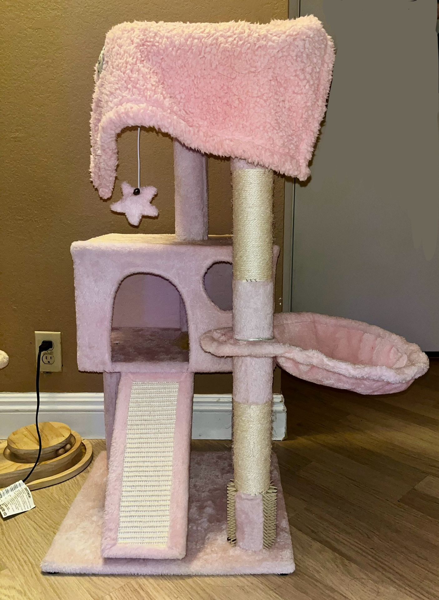 Cat tower scratching post and perch / sleep area for Sale in Las Vegas ...