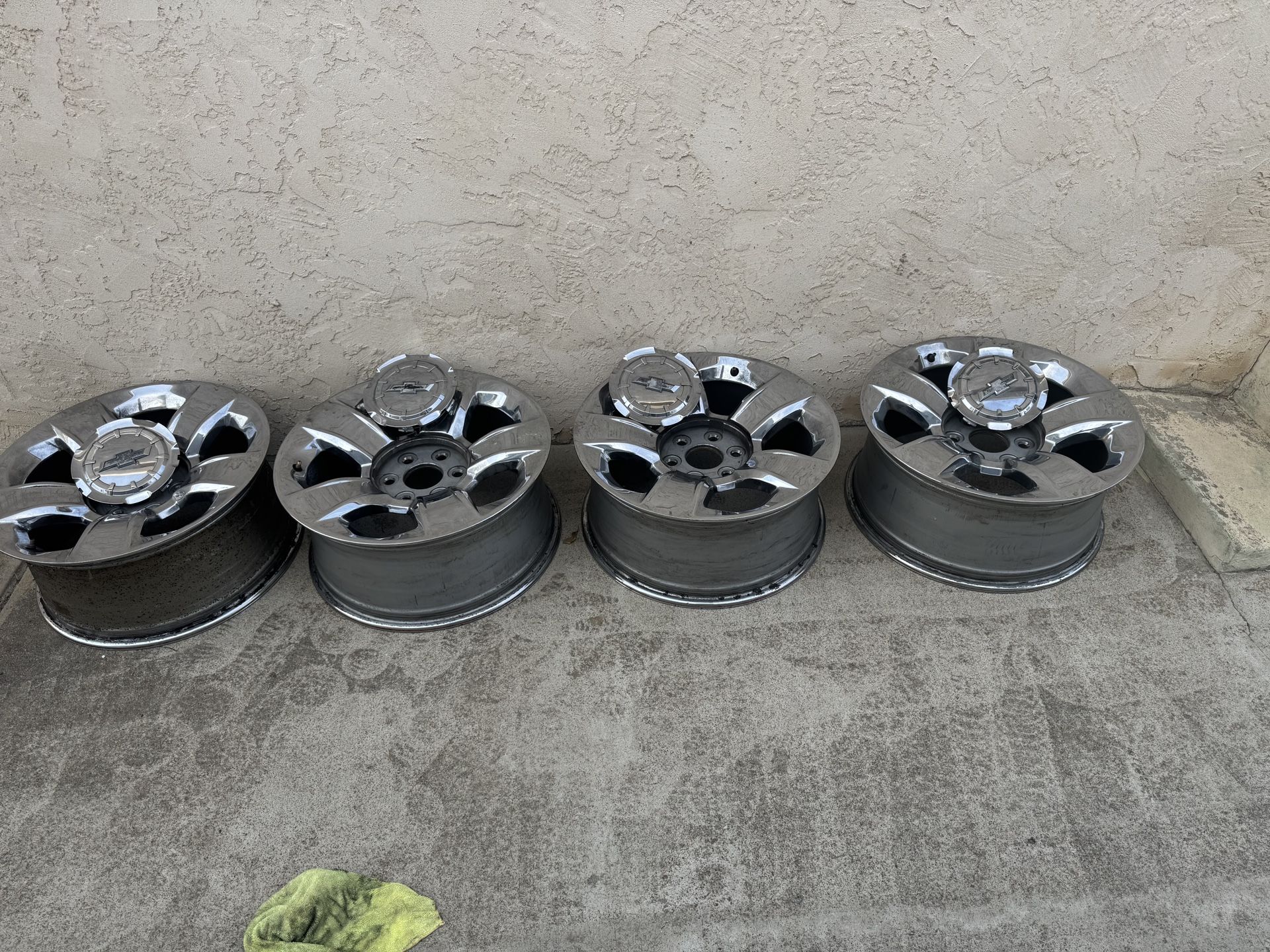 Chevrolet original LTZ rims, 20 inch for Sale in San Diego, CA - OfferUp