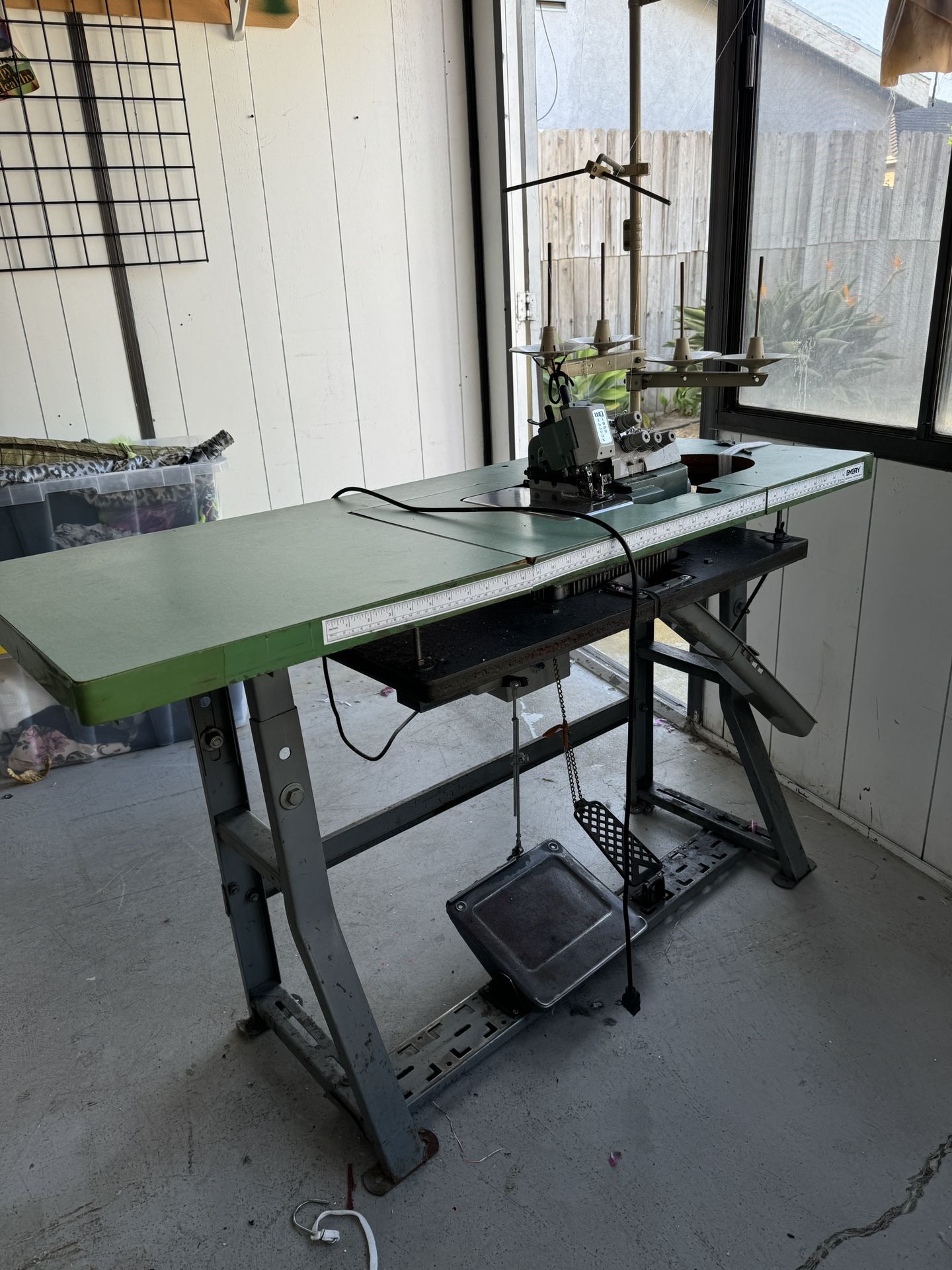 Overlock Sewing Machine for Sale in Los Angeles, CA - OfferUp