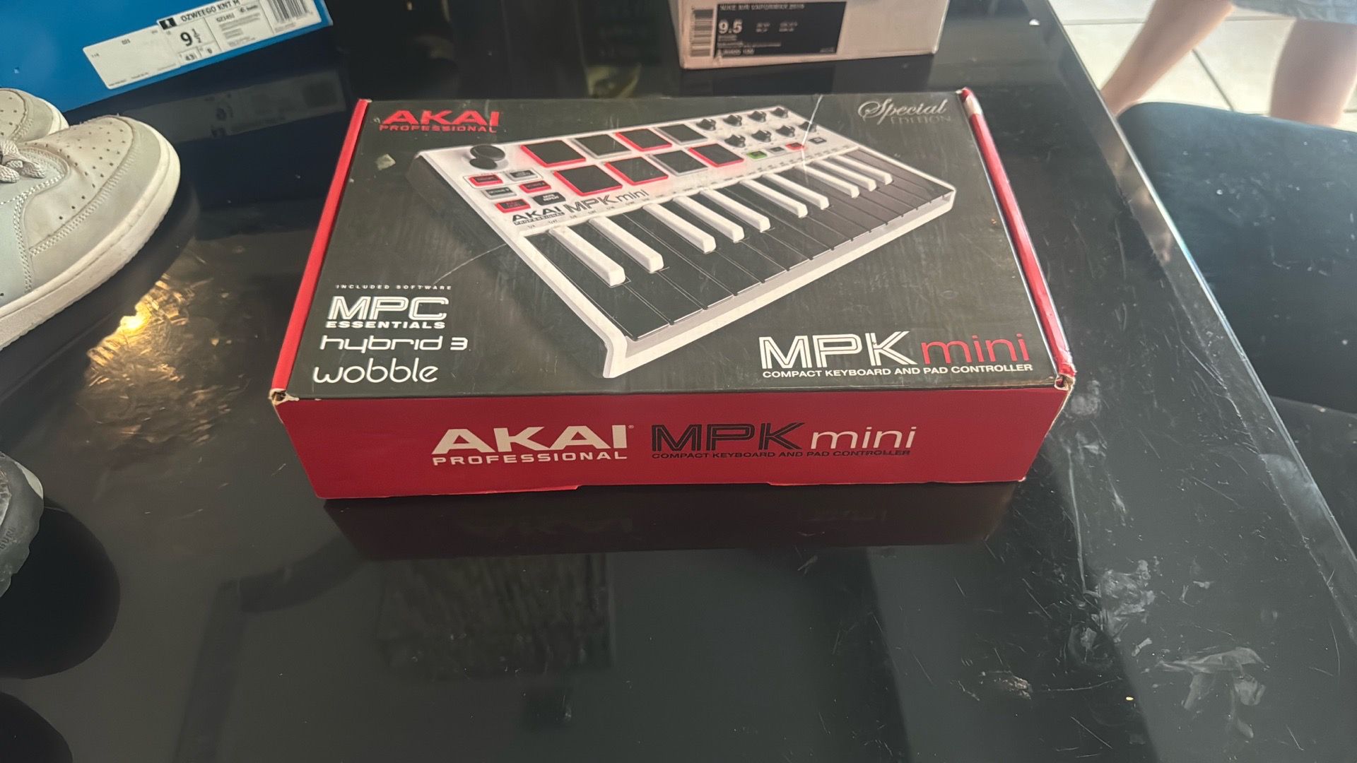 Akai MPK mini keyboard for Sale in Alton, TX - OfferUp