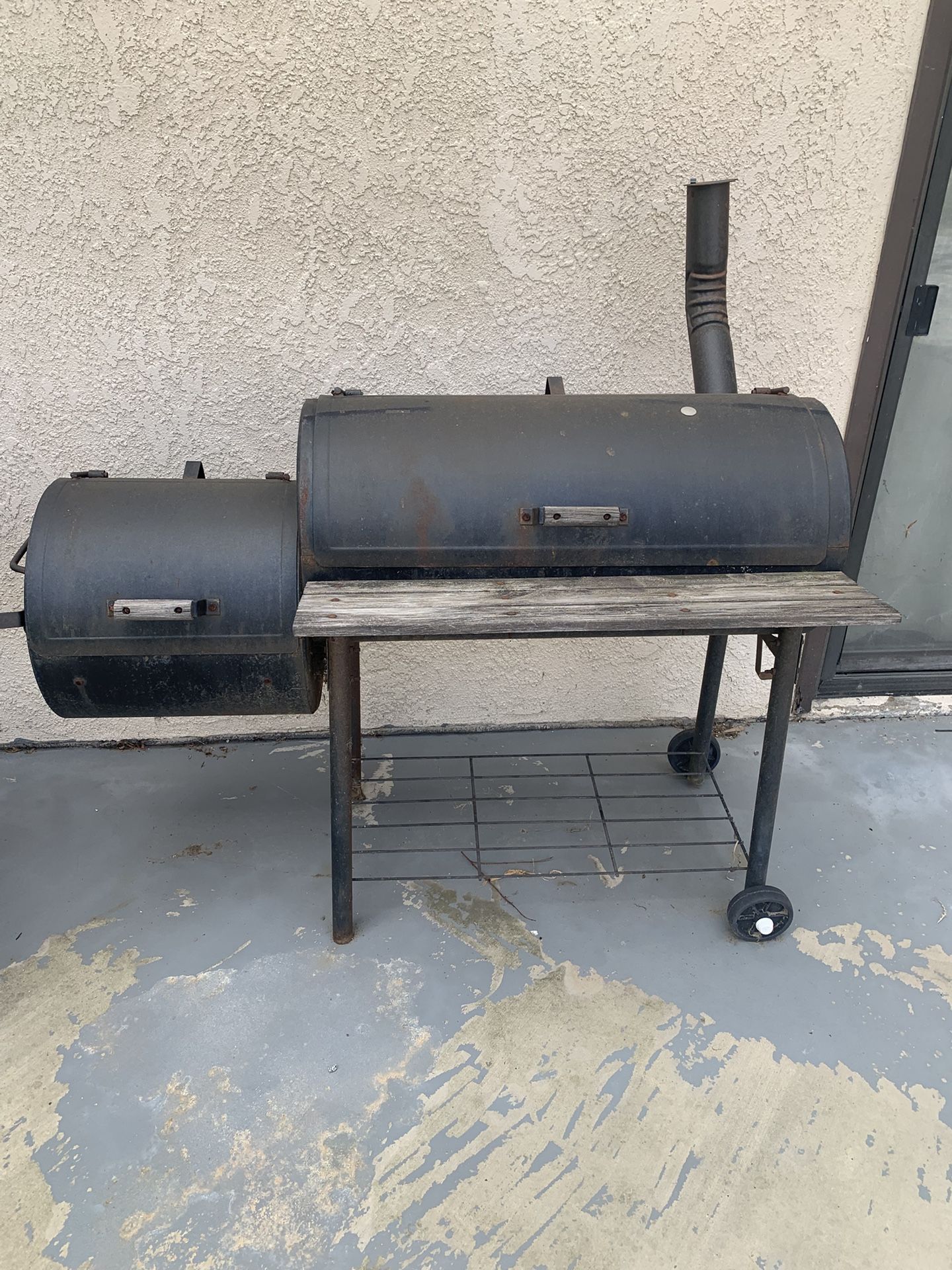 Outdoor Smoker Grill With Smoke Box for Sale in Grand Terrace, CA - OfferUp
