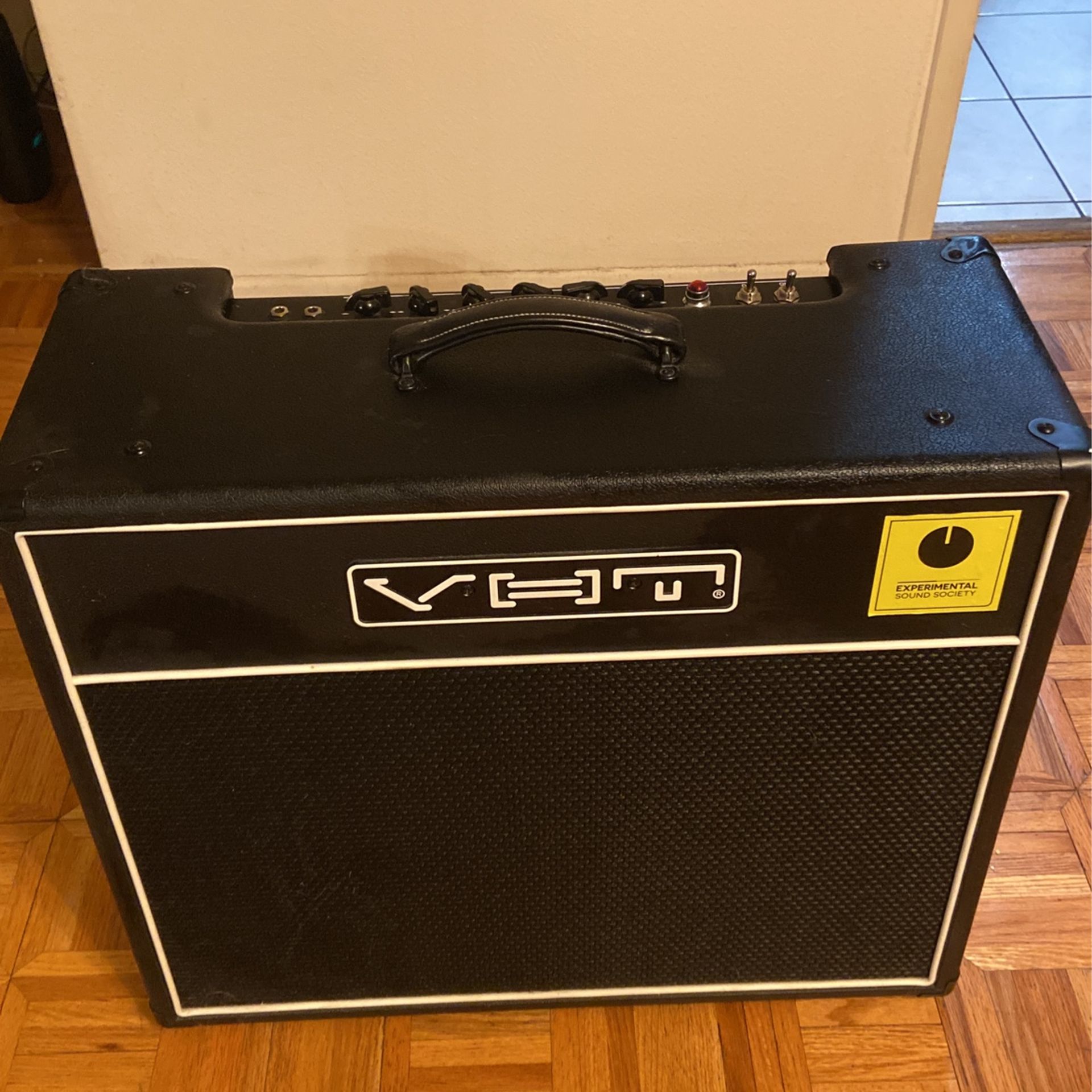 VHT Classic 18 w/ Celestion Greenback Speaker for Sale in Los Angeles ...